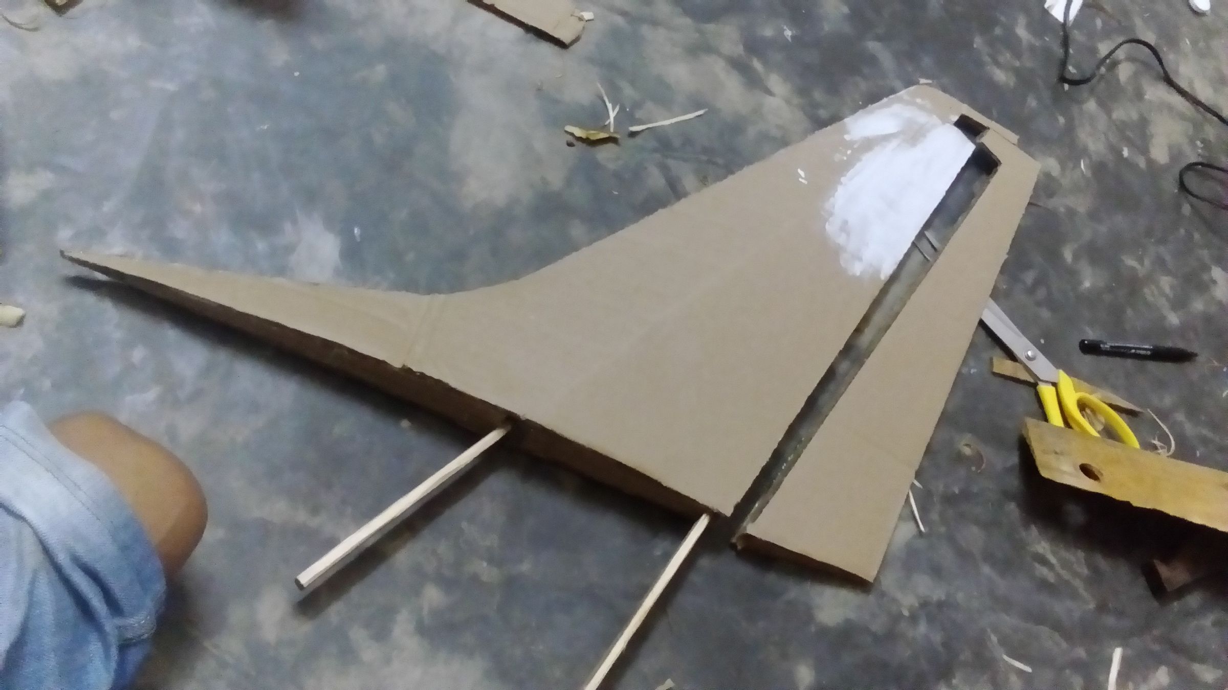 Boeing 737-800 Build Out of CARDBOARD : 9 Steps (with Pictures ...