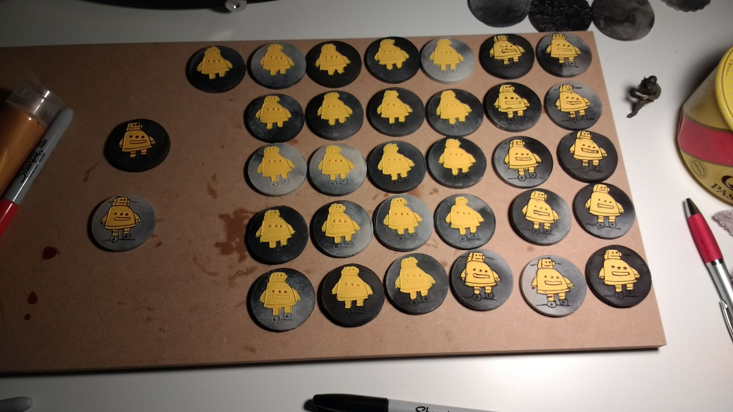 Make Your Own Challenge Coin or Geocaching Token : 13 Steps (with ...