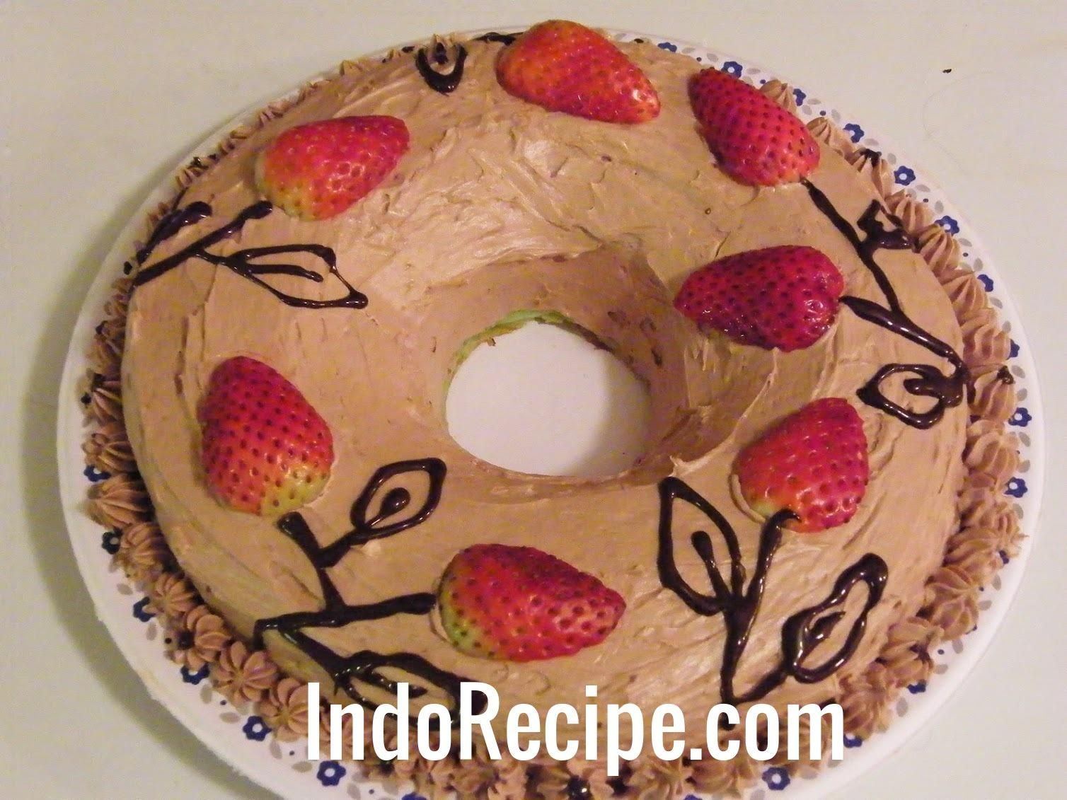 Screwpine Cake With Chocolate Buttercream (Pandan Cake) (with Pictures ...