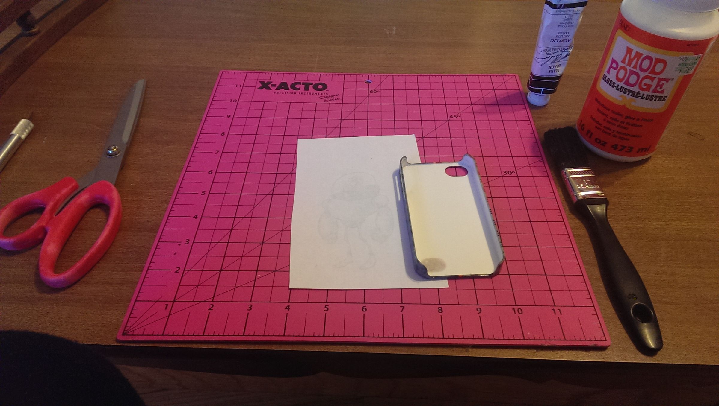 DIY Mod Podge Phone Case : 4 Steps - Instructables