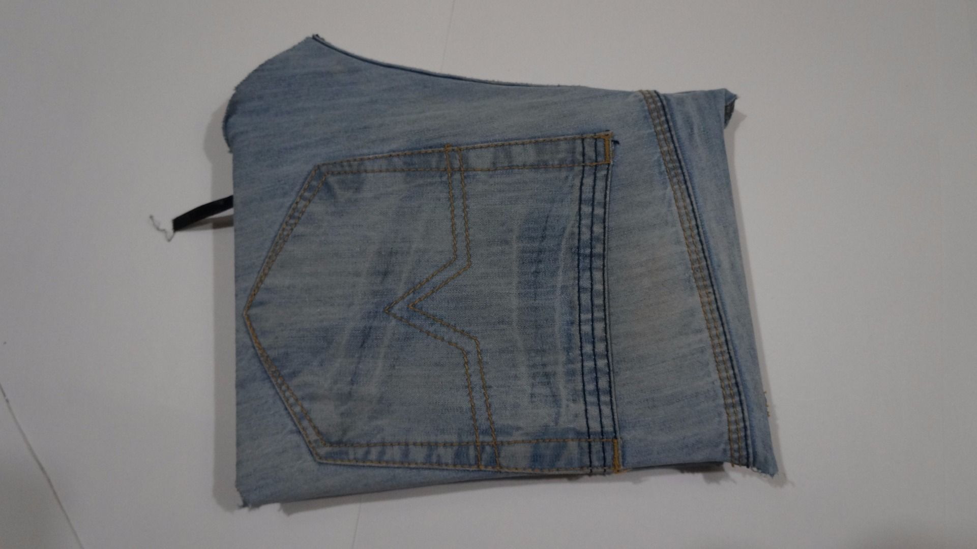 Diary Cover From Old Denim Jeans : 5 Steps (with Pictures) - Instructables