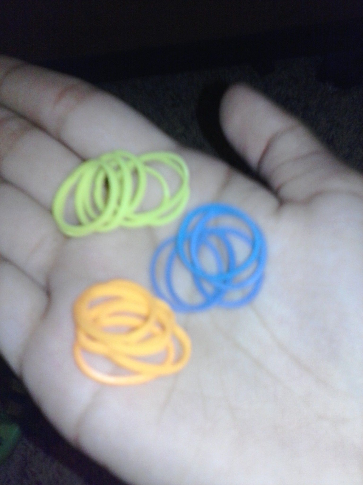 *Fish Tail Rubber Band Bracelet!!!* : 12 Steps - Instructables