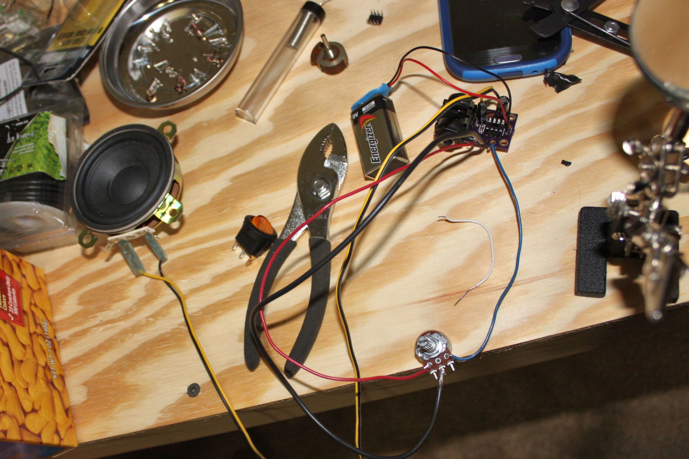Make Your Own Cigar Box Guitar / Mp3 Player Amplifier : 5 Steps (with ...