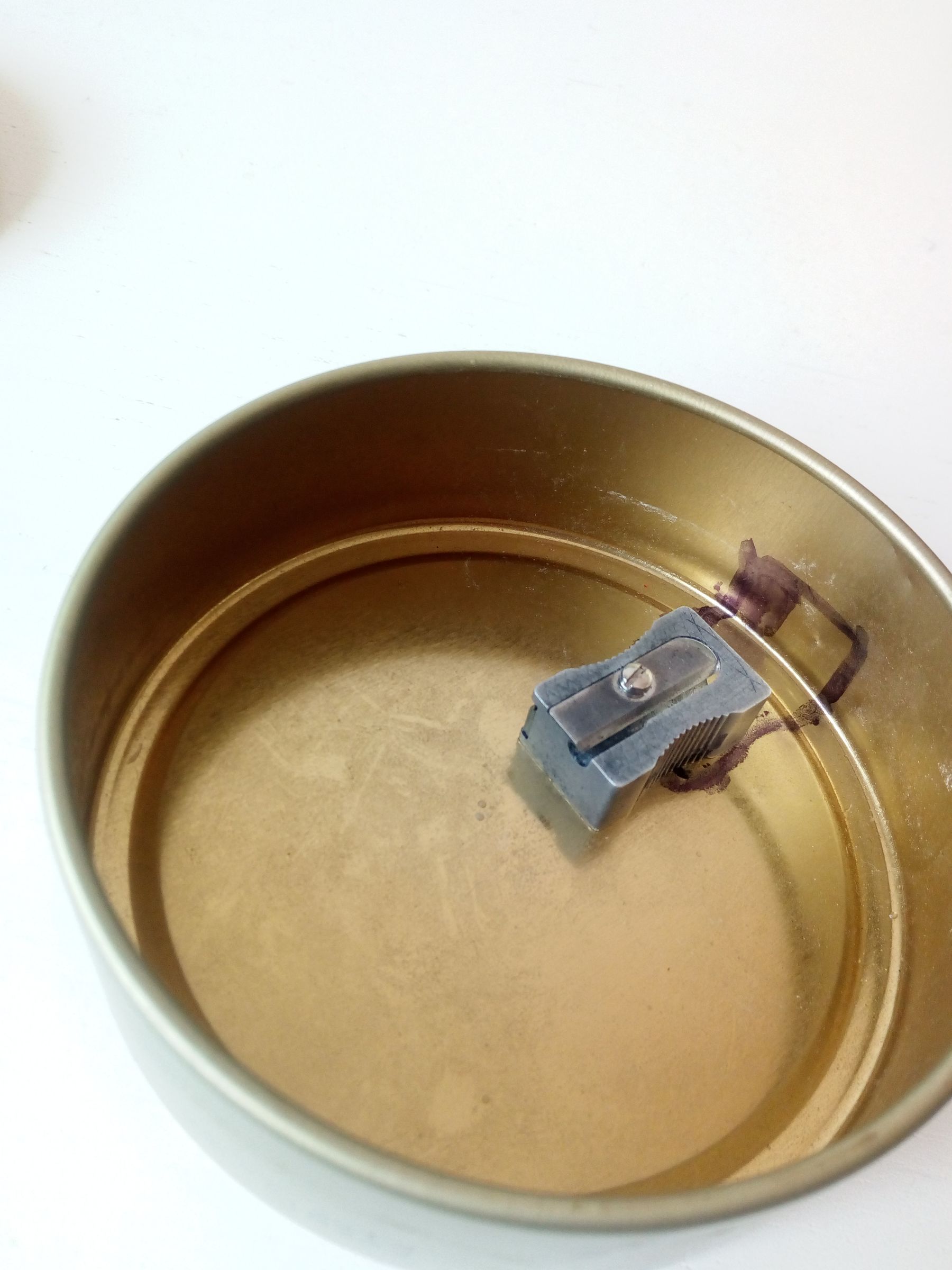 Tinder/Fire Starter Tin : 9 Steps - Instructables