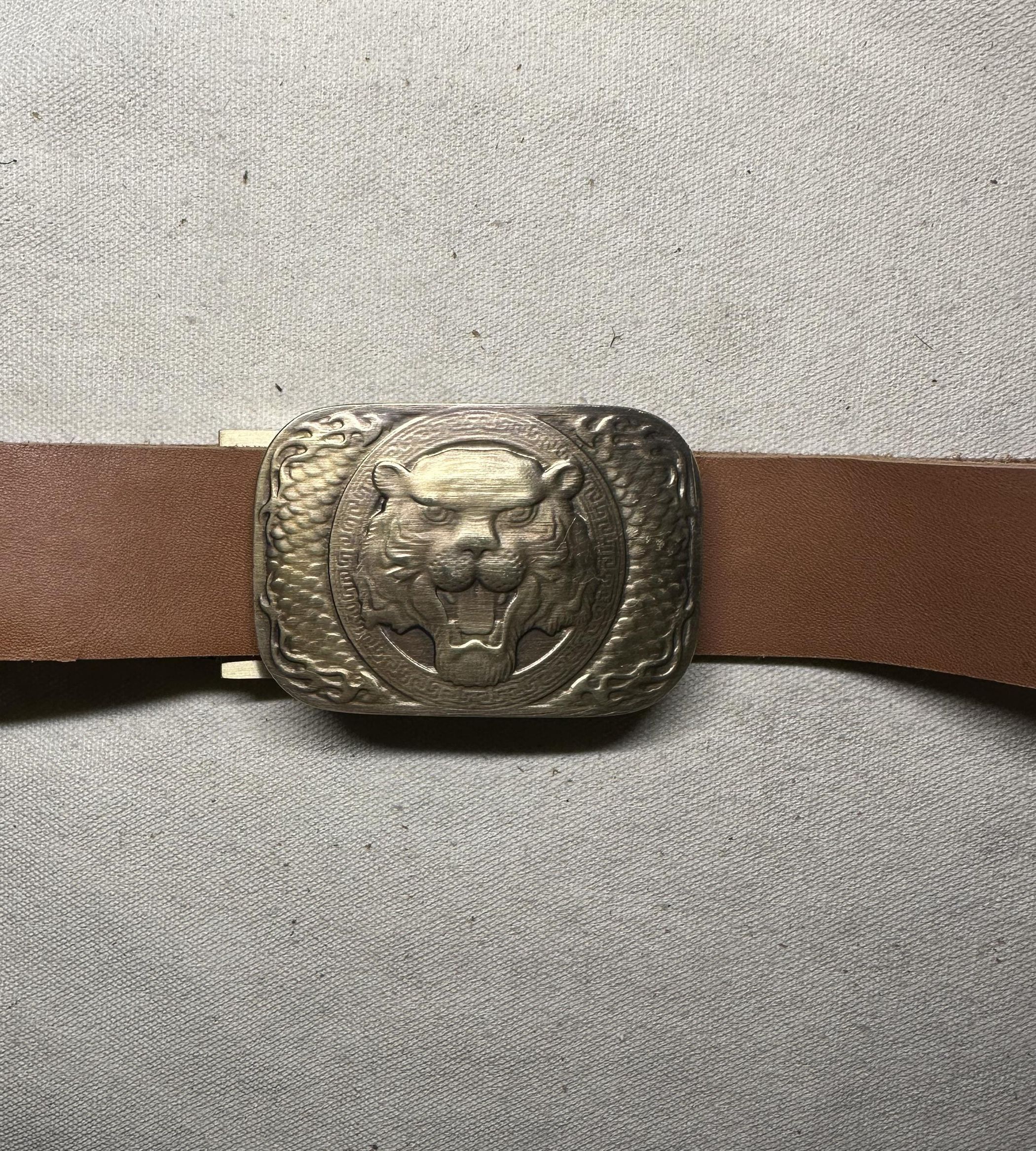How to Make a Plate Waist Belt Buckle From a Medal : 18 Steps ...