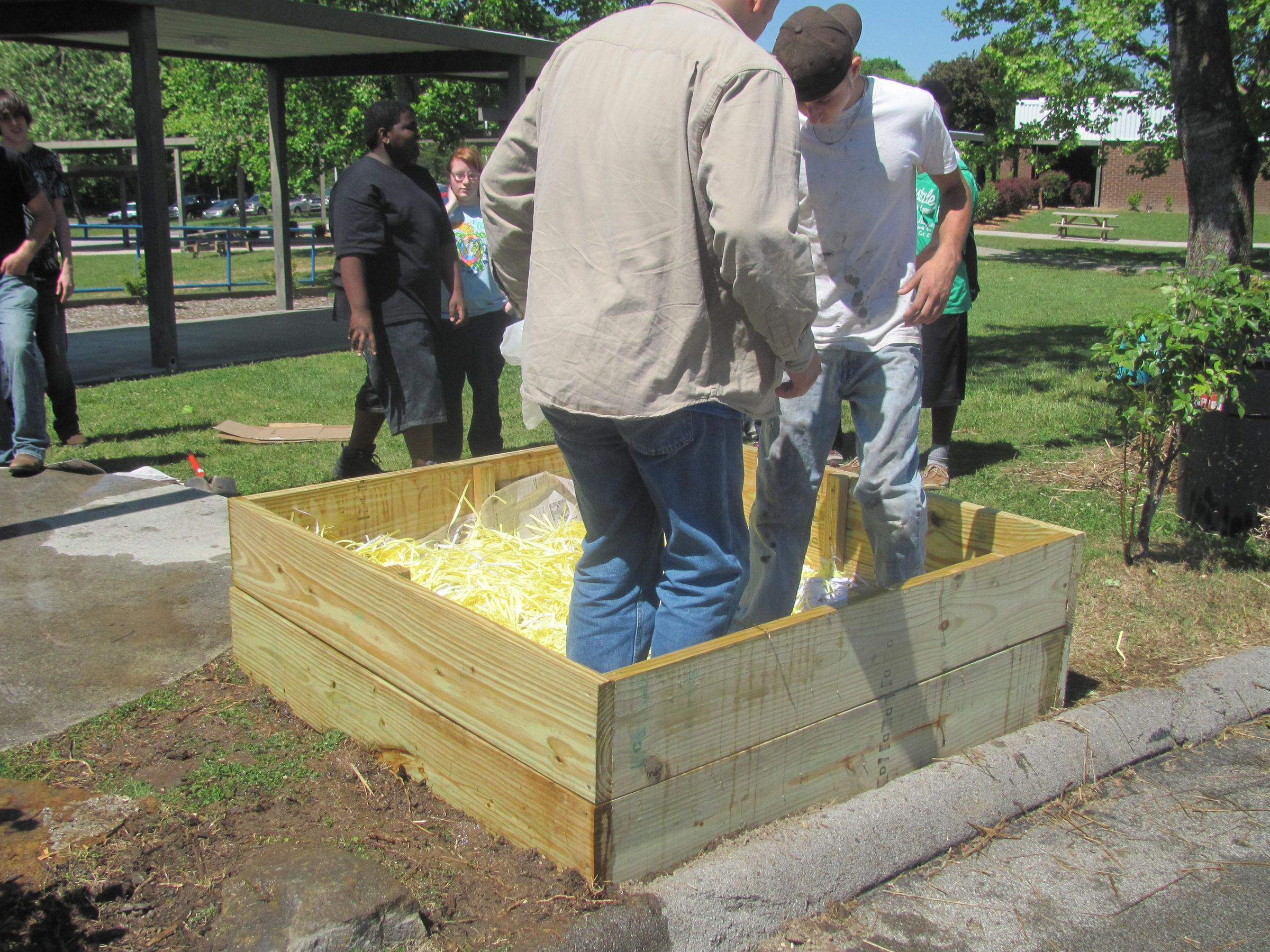 Lasagna Garden From Start to Finish. By: SHS! : 10 Steps - Instructables