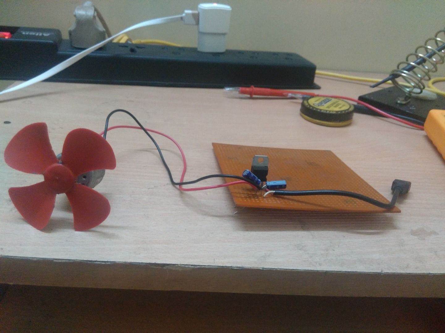 Portable Wind Generator As a Cell Phone Charger : 7 Steps (with ...