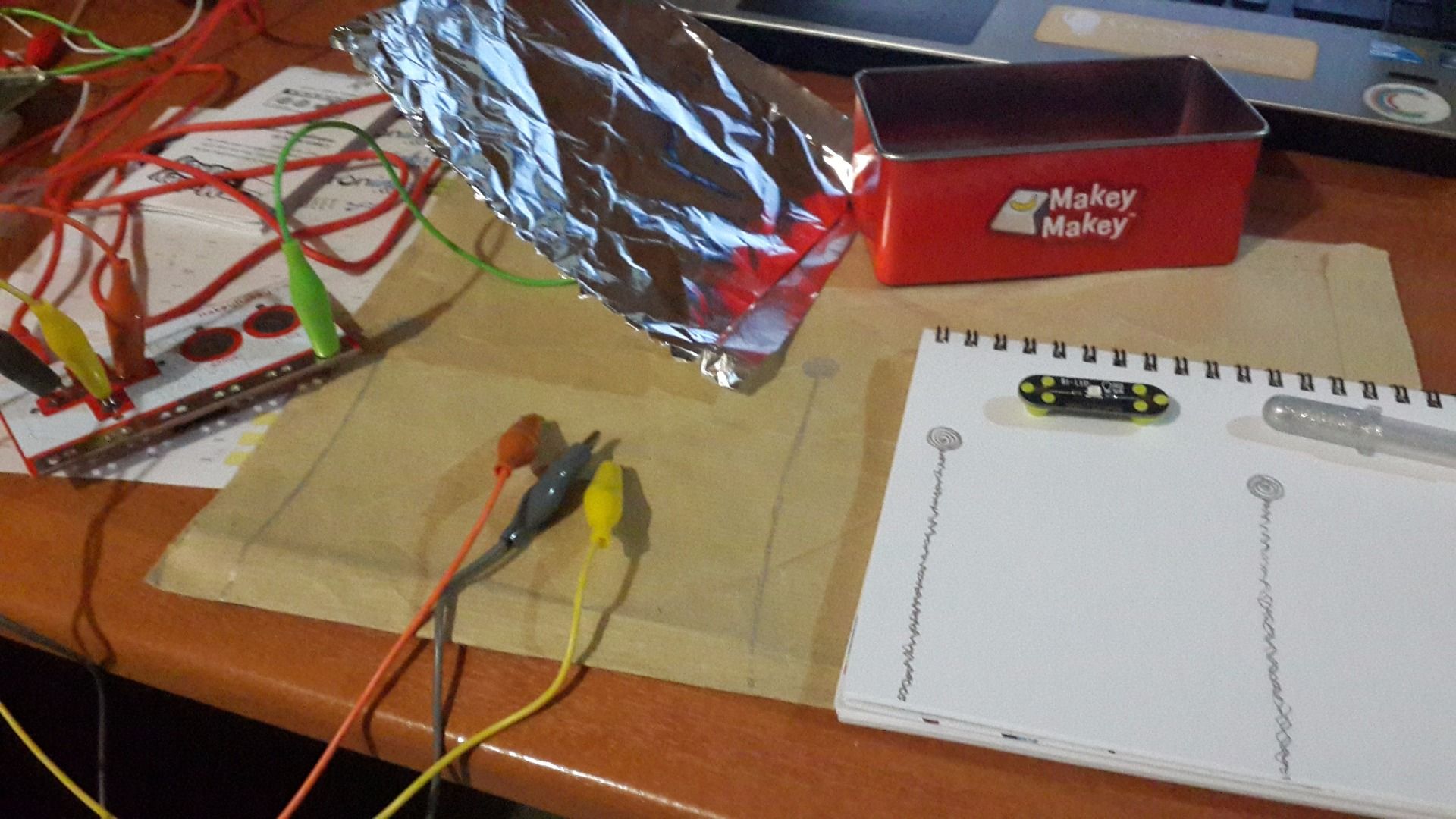 Play Catchy Ball With Makey Makey and Circuit Scribe : 4 Steps (with Pictures) - Instructables