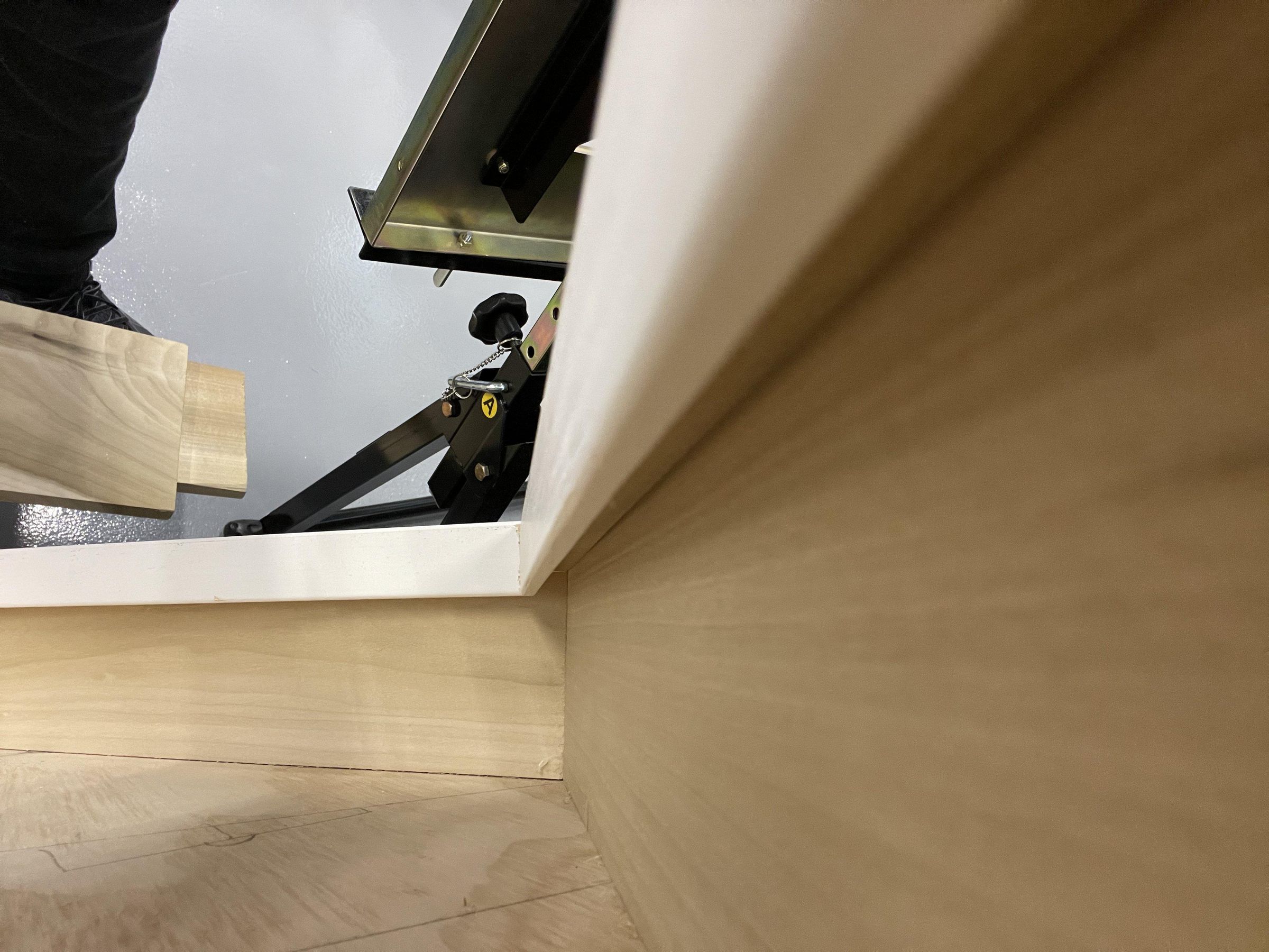 Hexagonal Board Game Table W/ Speakers and Flip-Out Desks : 14 Steps ...