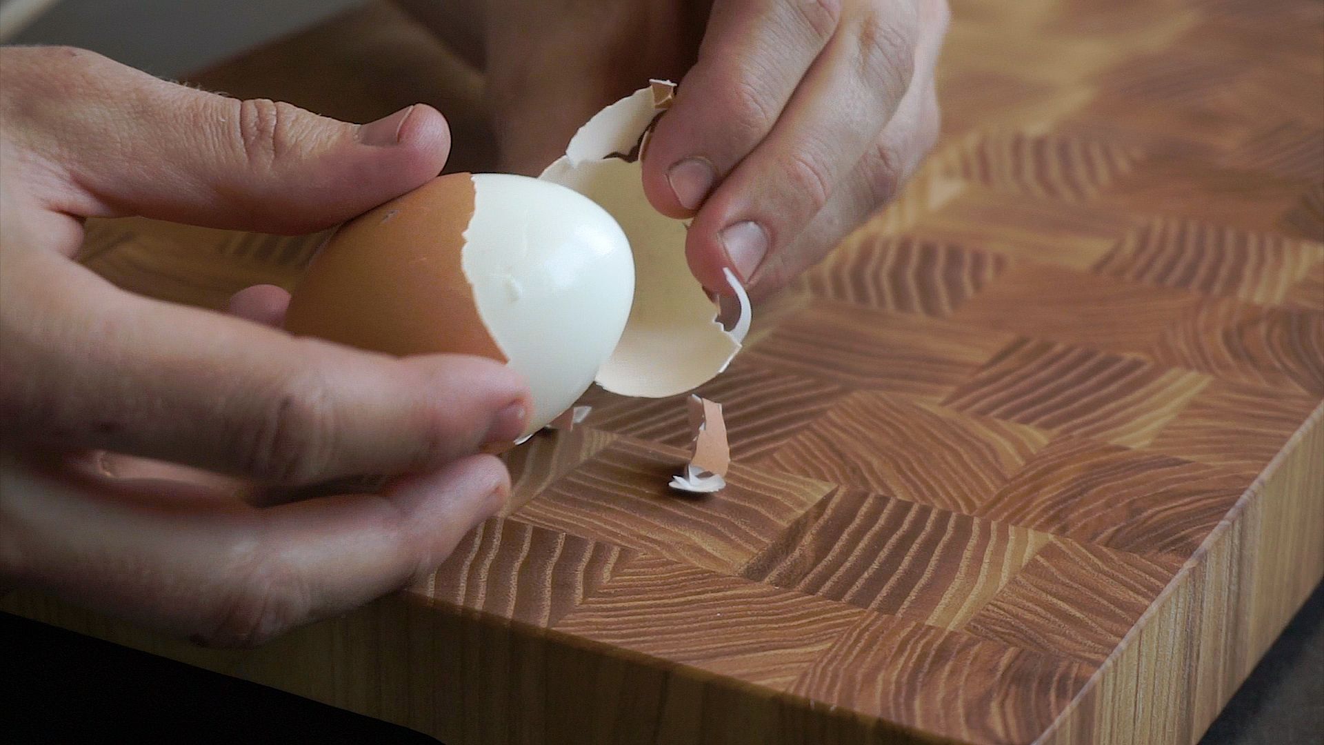 How to Peel Eggs Easily : 6 Steps - Instructables
