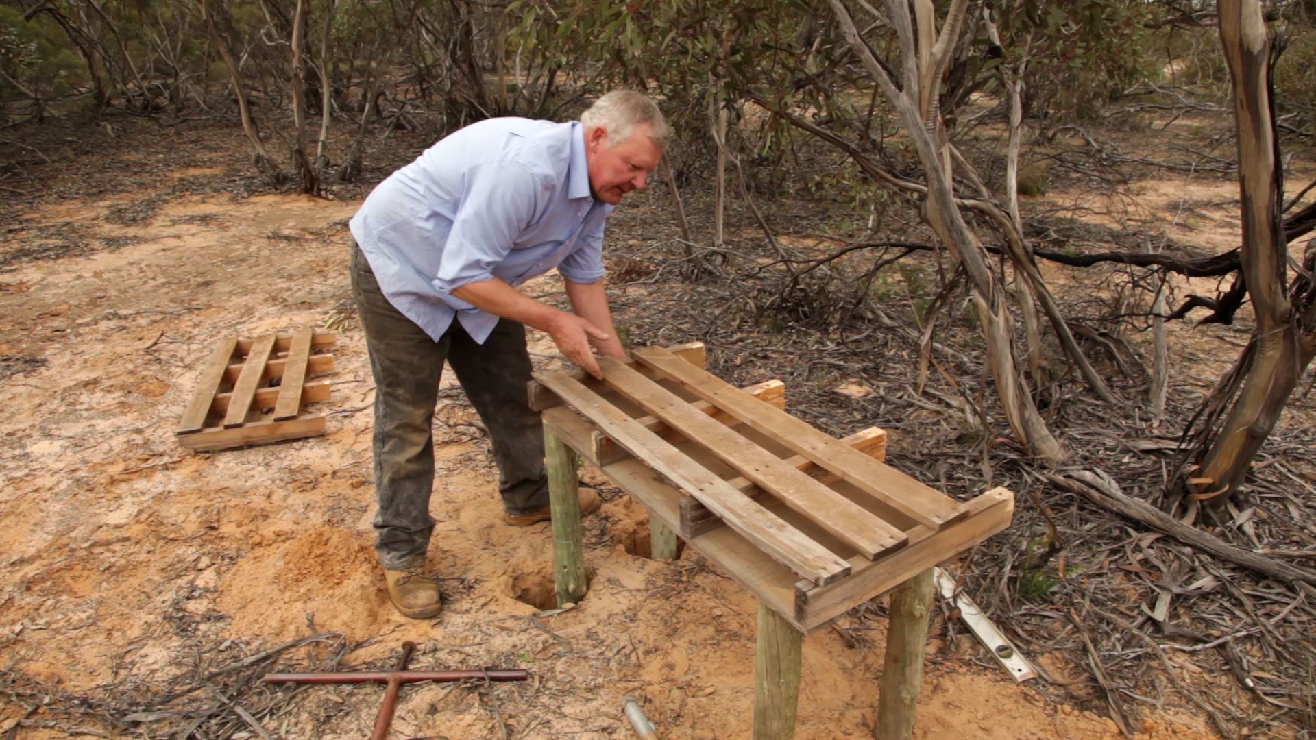 How to Build a Bee Hive Stand on the Cheap : 8 Steps (with Pictures ...