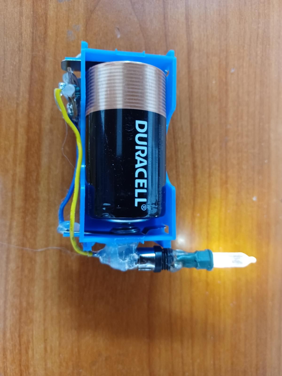 Sims Dead Cell Candle Runs on a "Dead" D Cell Battery for Over a Month ...