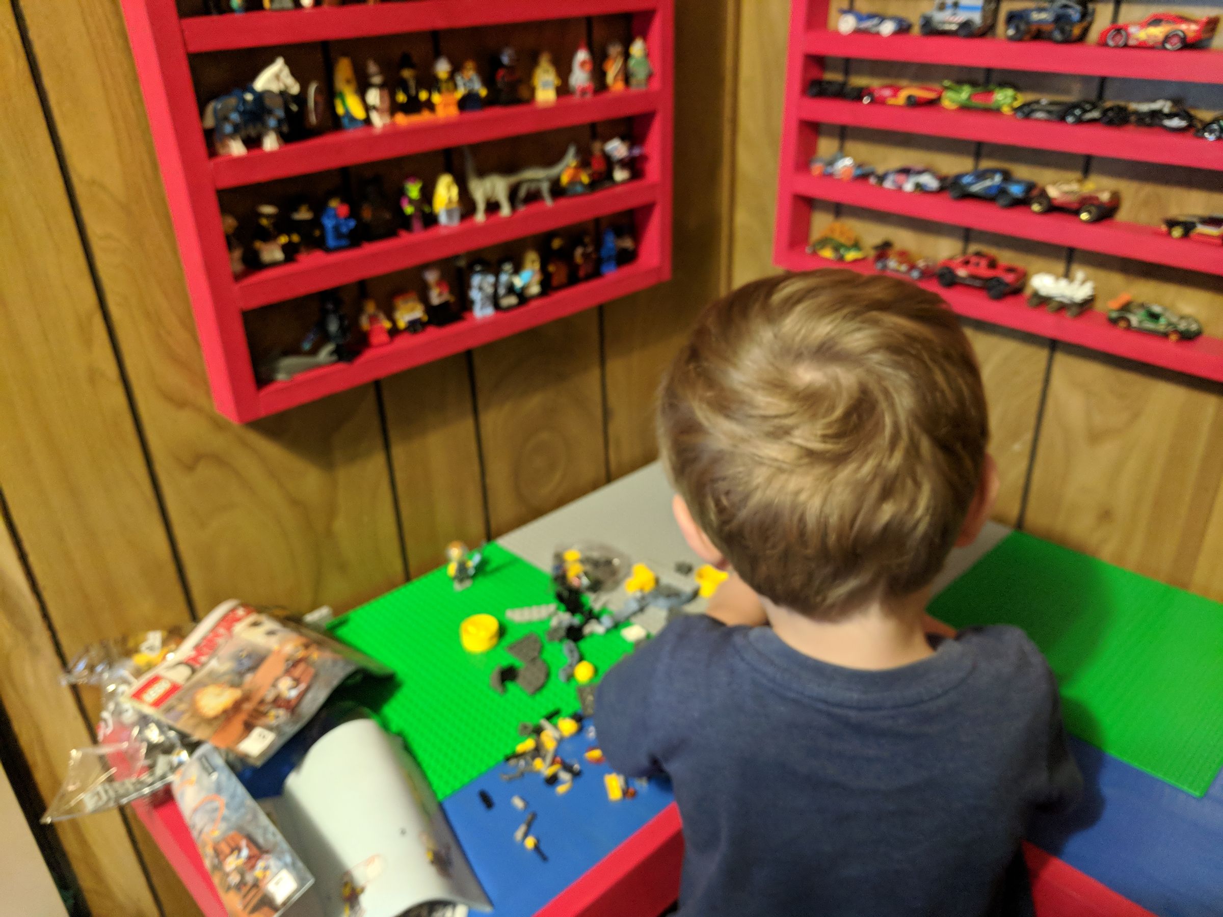 Corner Lego Table : 10 Steps (with Pictures) - Instructables