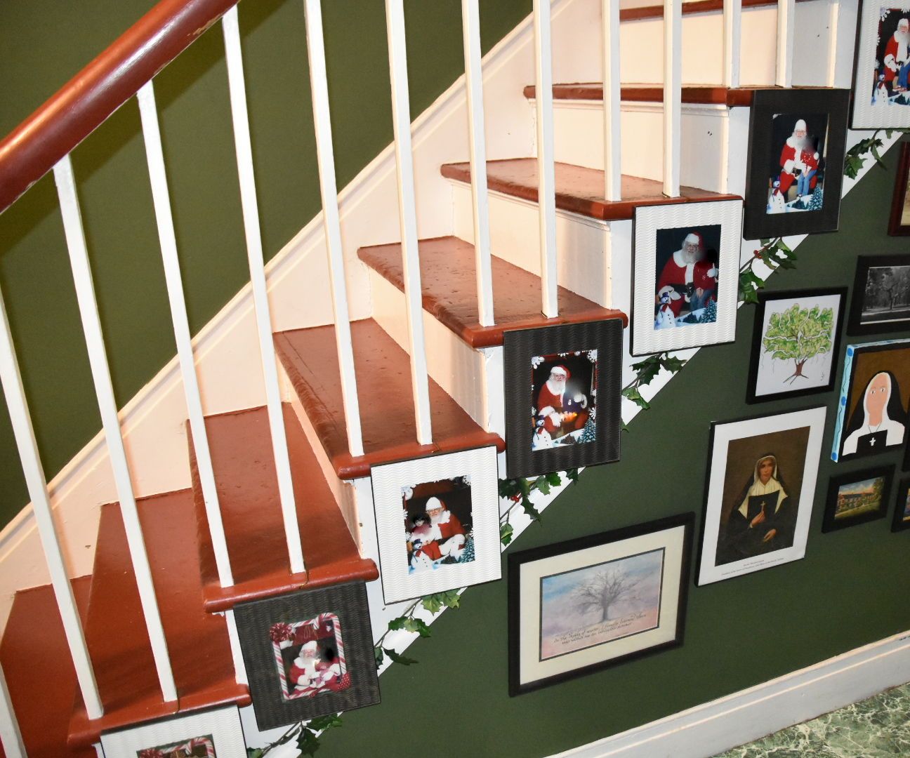 Stairway Picture Hangers : 3 Steps (with Pictures) - Instructables