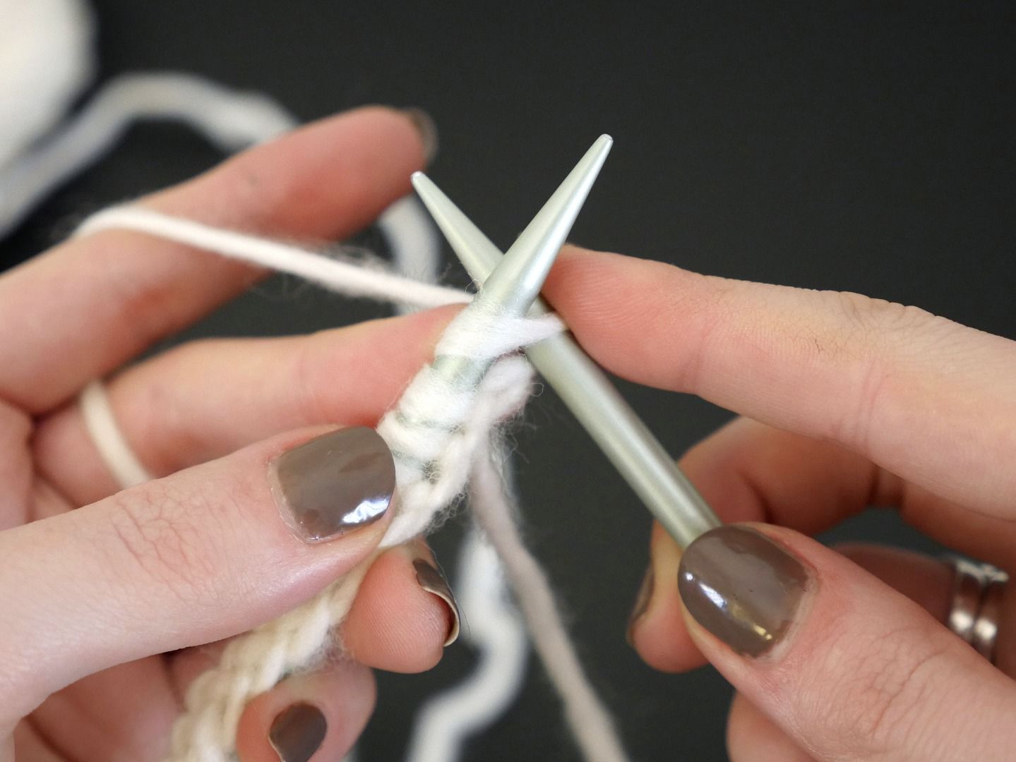How to Do the Knit Stitch : 6 Steps - Instructables