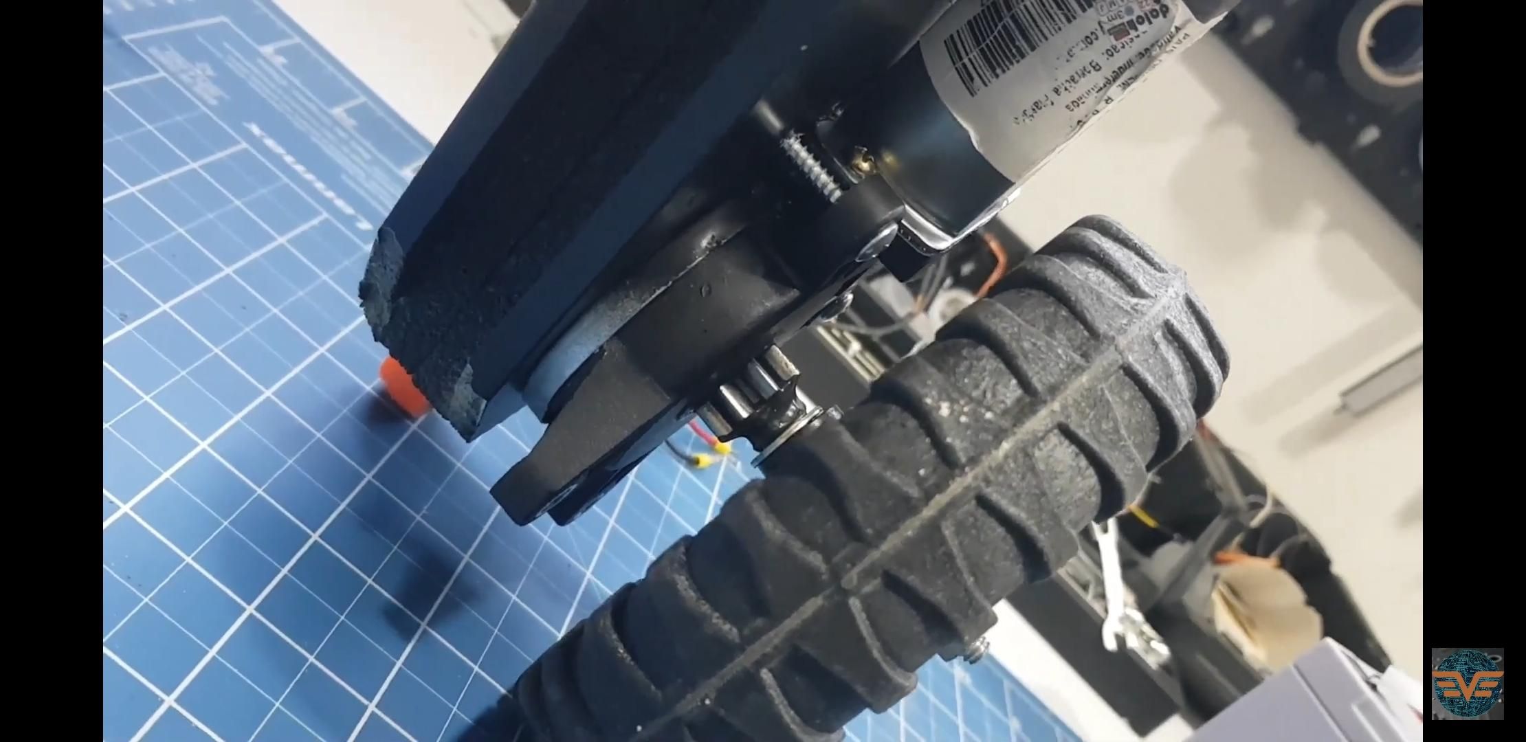 Homemade Real Size Astromech Droid : 5 Steps (with Pictures ...