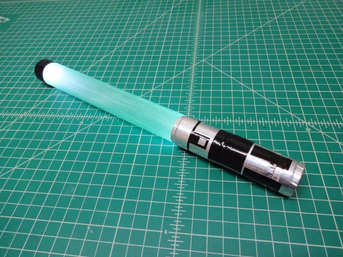 Easy $5 Lightsabers : 18 Steps (with Pictures) - Instructables