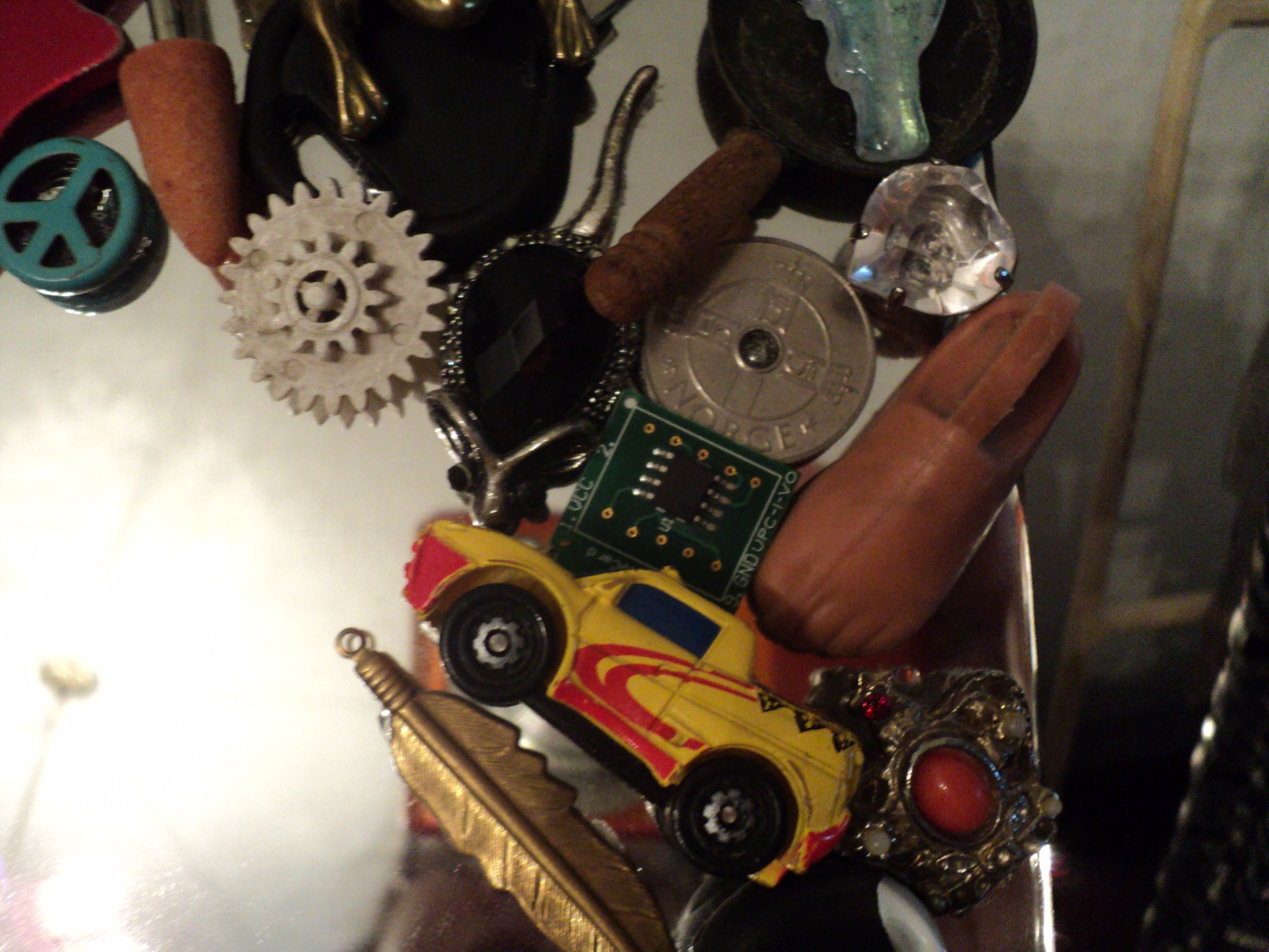 Make a Found Objects Memory Mirror (and Clean Your Junk Drawer) : 3 ...