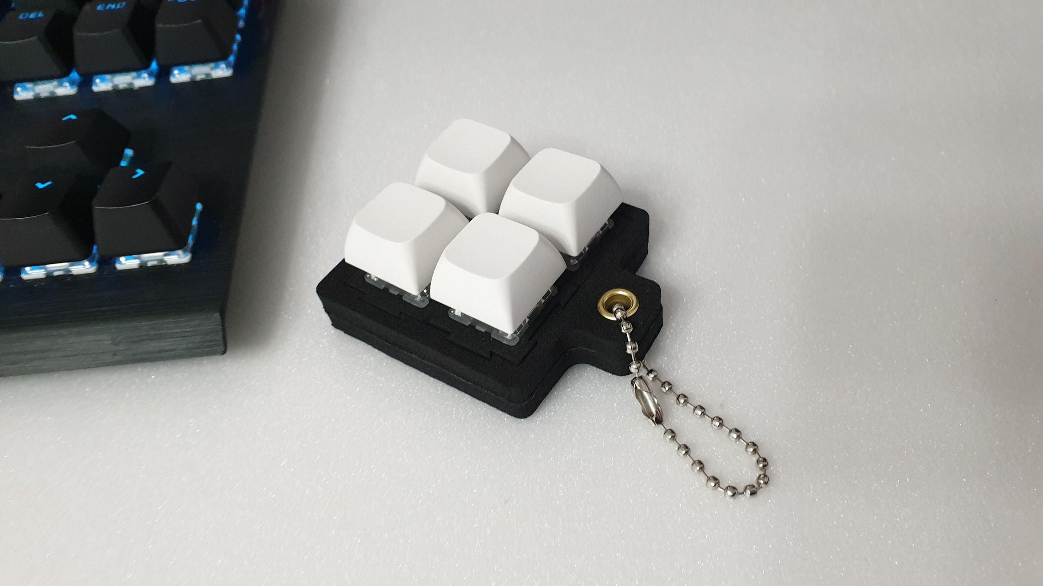 Modular Puzzle Clicker Set (4-Key Customizable Clicker) : 4 Steps (with ...