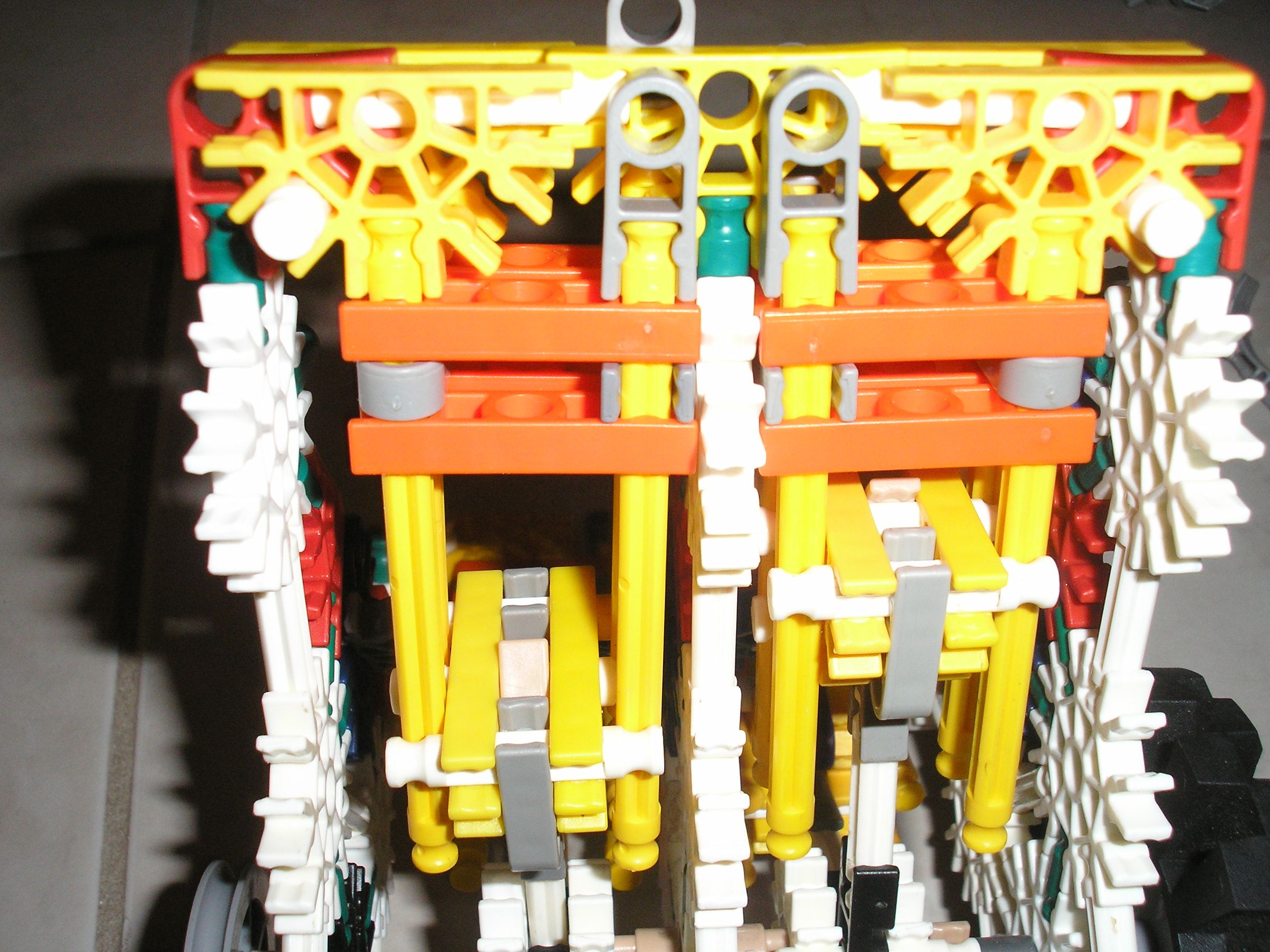 V4 K'nex Engine, Manageable Amount of Pieces - Instructables