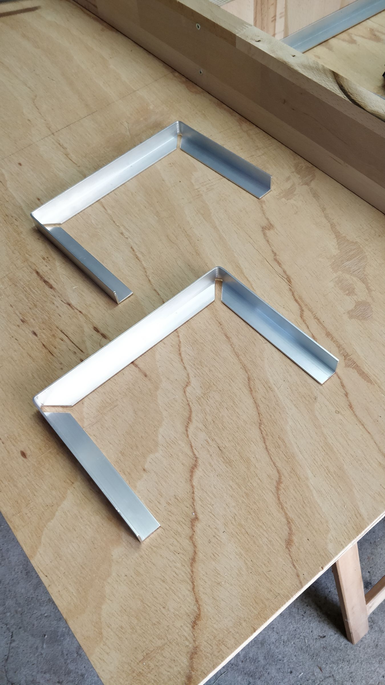 Desk With Built-in Computer and Laptop Height Stand : 10 Steps (with ...