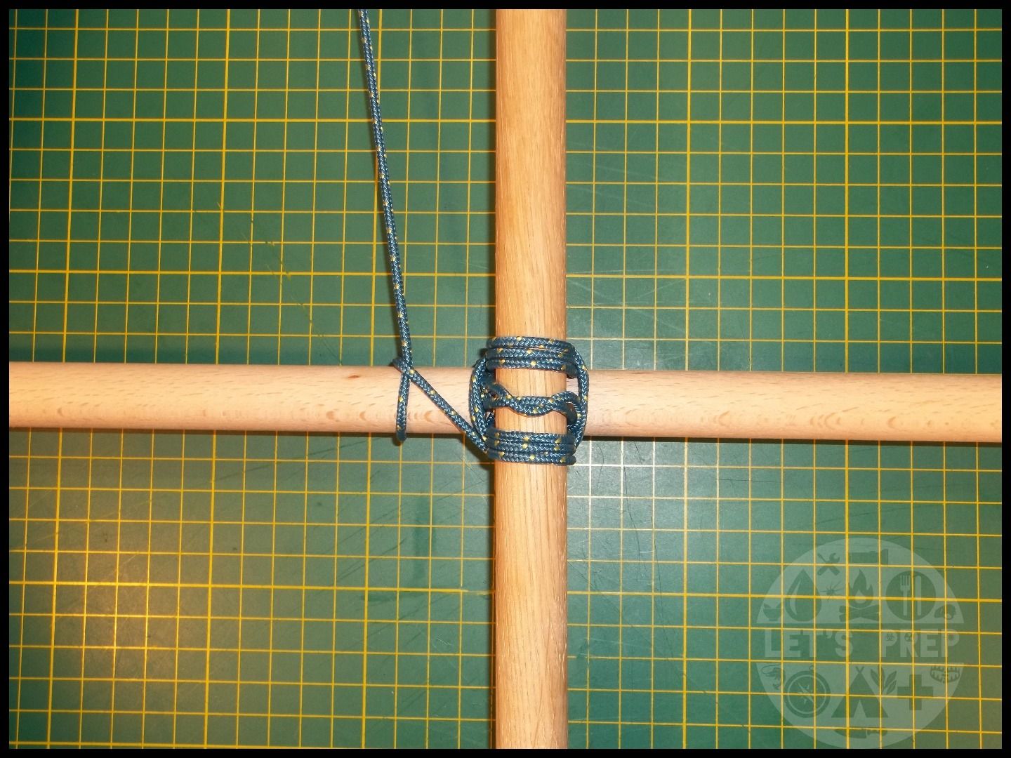 Quick Skills #4: How to Tie Lashings - Pt.1 Square Lashing : 7 Steps ...