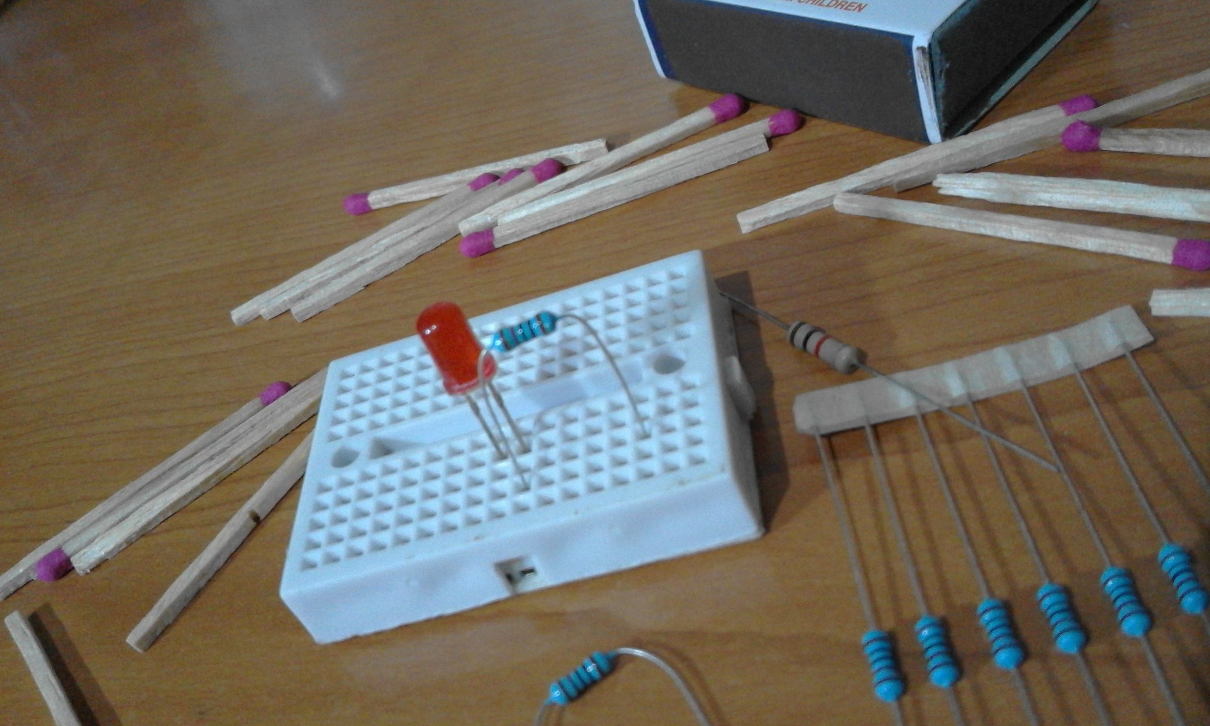 Electronic Component Lead Bending Tool (Matchsticks) : 3 Steps (with ...