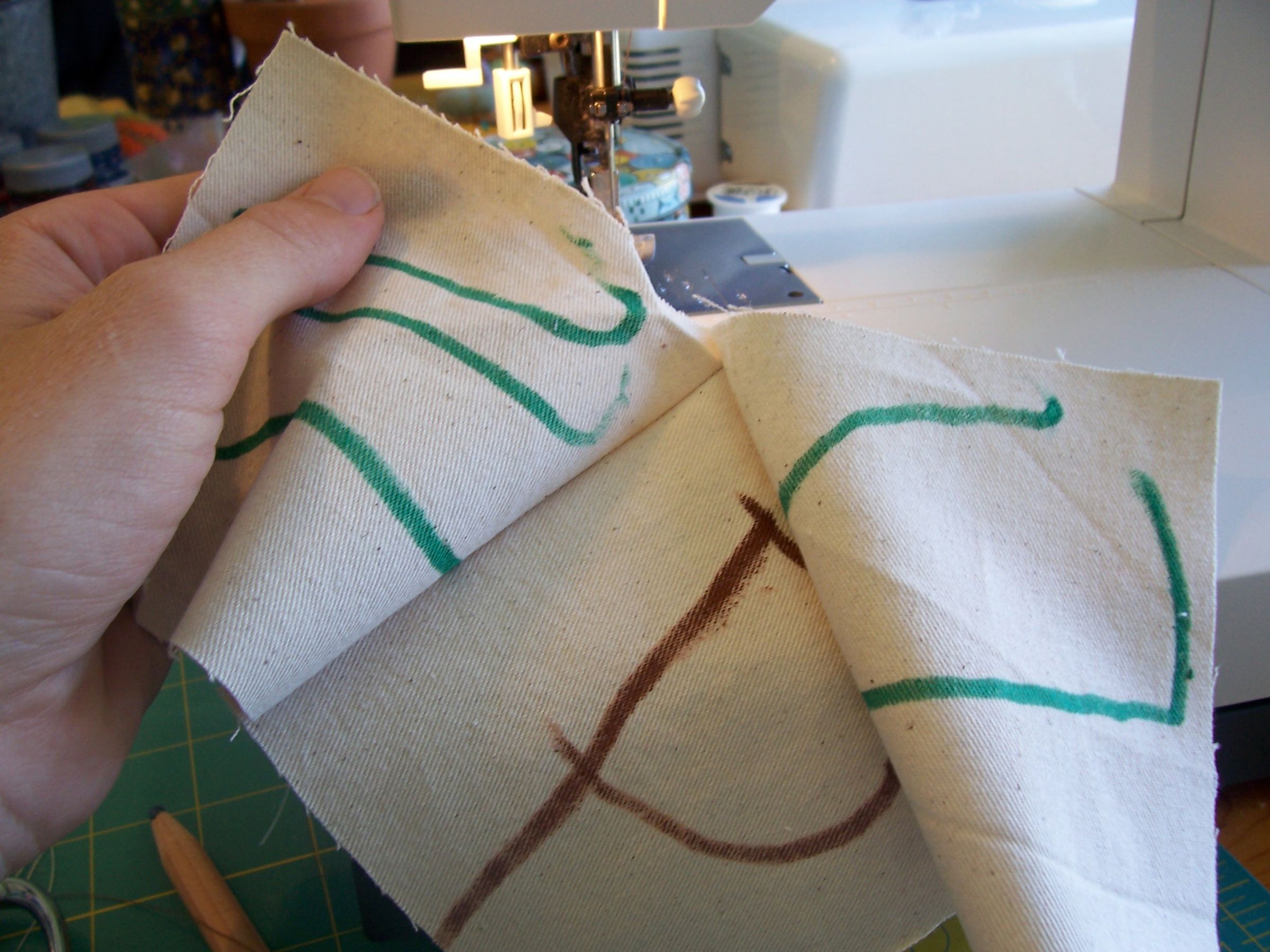 Sewing a Perfect 3-D Corner (for a Cube) : 5 Steps (with Pictures ...