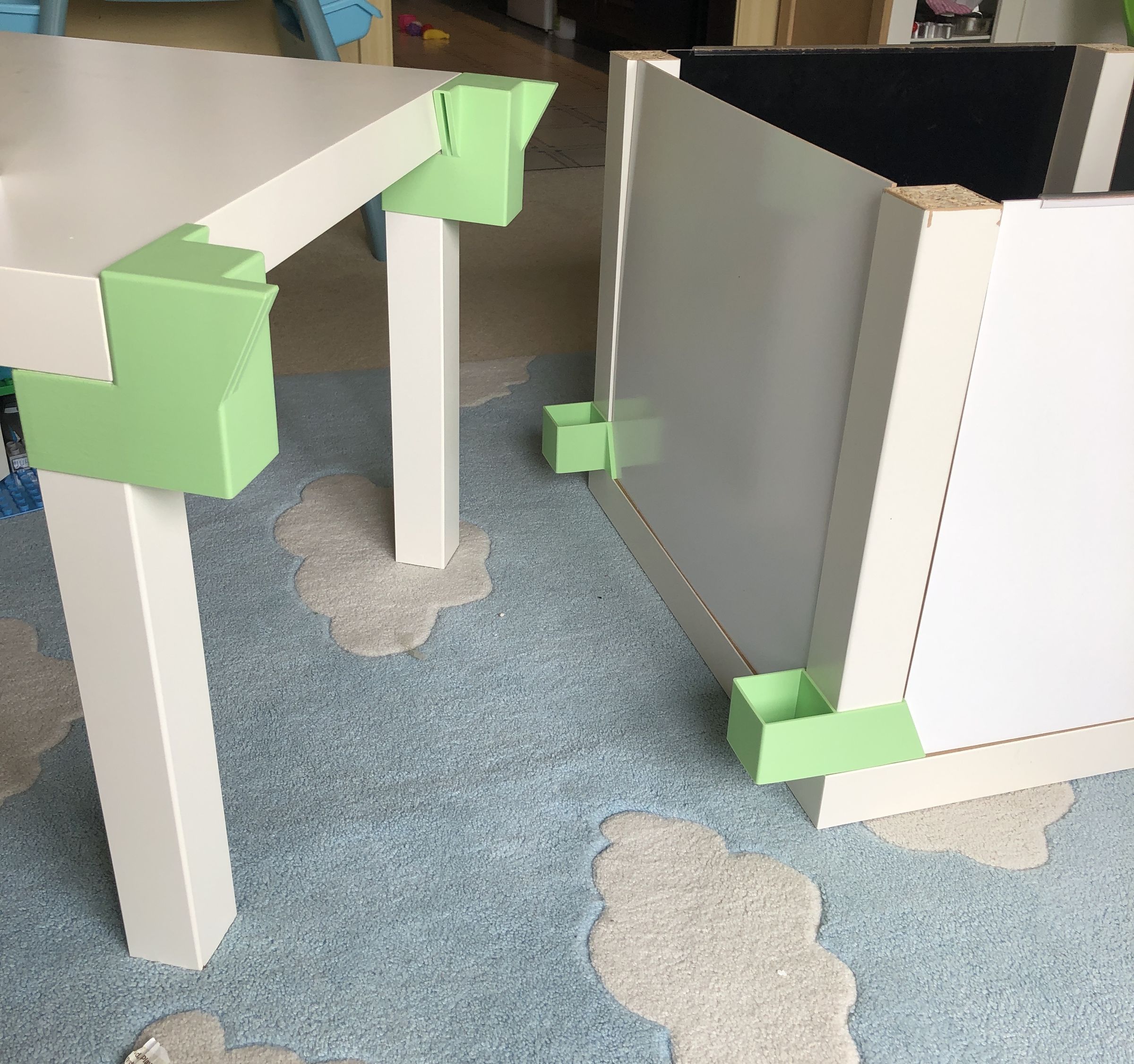 Hardware-free LEGO/DUPLO Table (IKEA LACK Hack) : 9 Steps (with ...