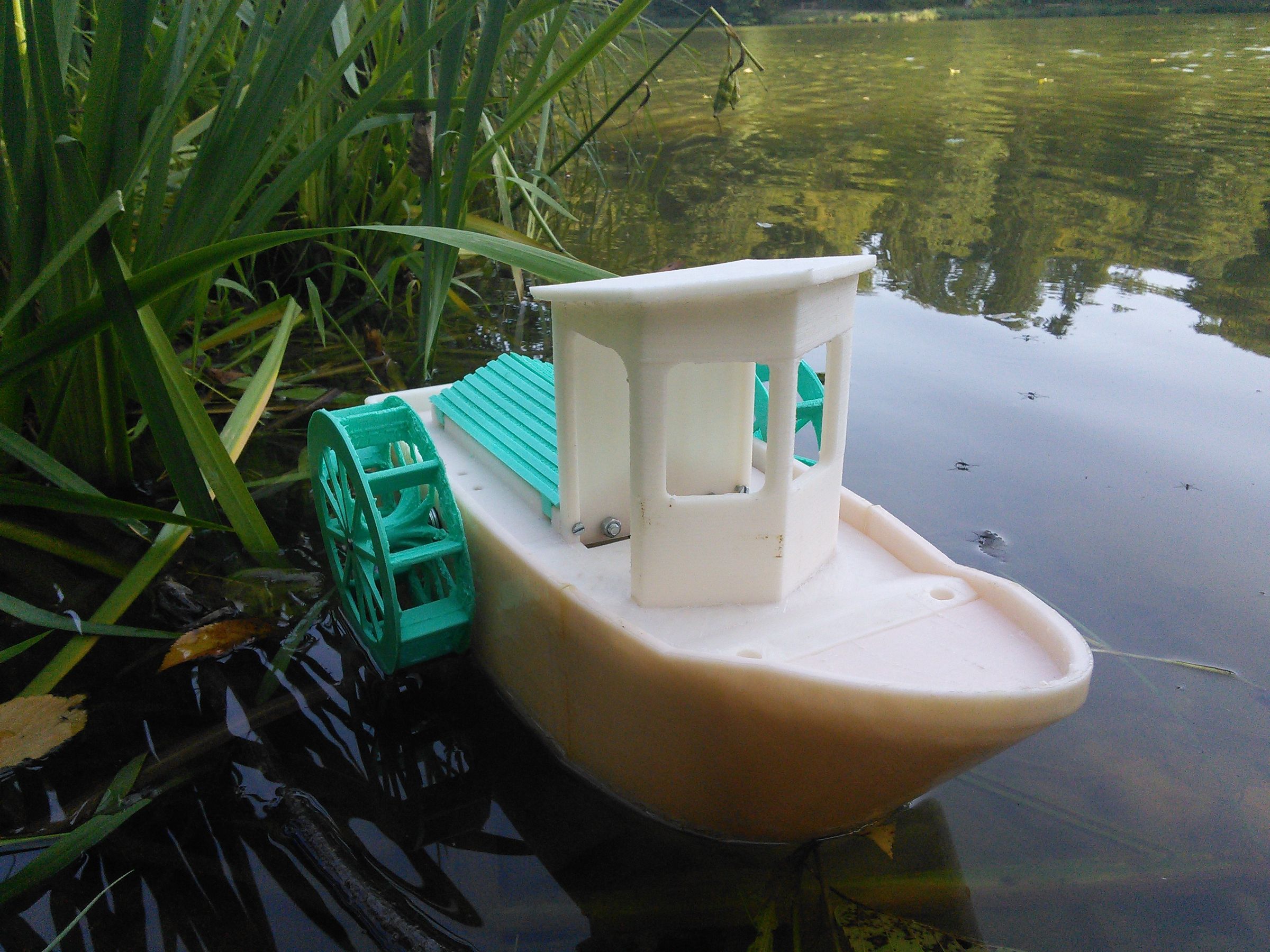 BT Paddle Boat : 11 Steps (with Pictures) - Instructables