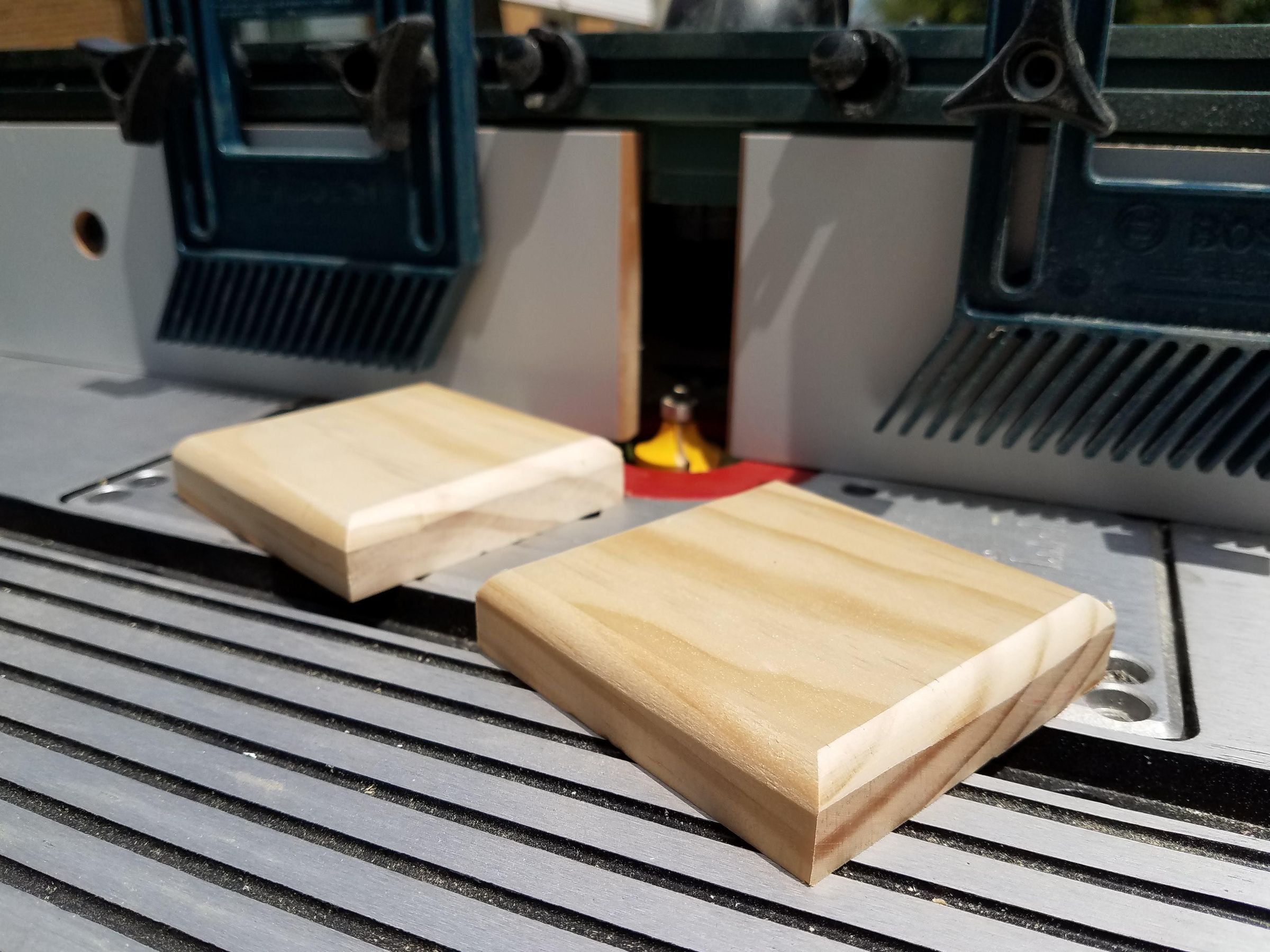 DIY Teacher Desk Shield for Writing Conferences : 7 Steps (with ...