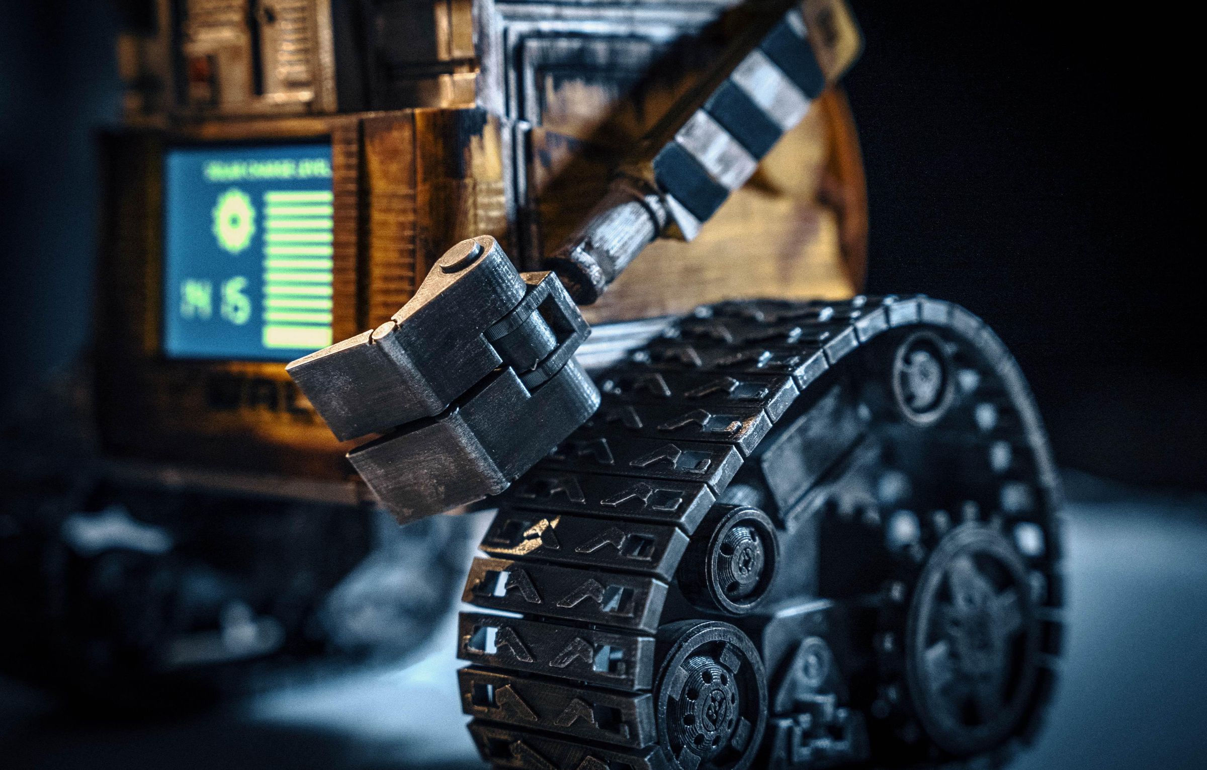 WALL-E Clock & Lamp : 24 Steps (with Pictures) - Instructables