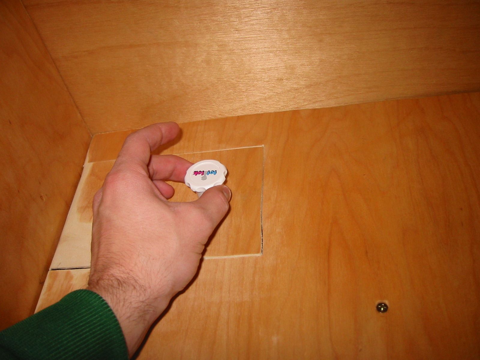 Cheap Secret Compartment! : 4 Steps (with Pictures) - Instructables