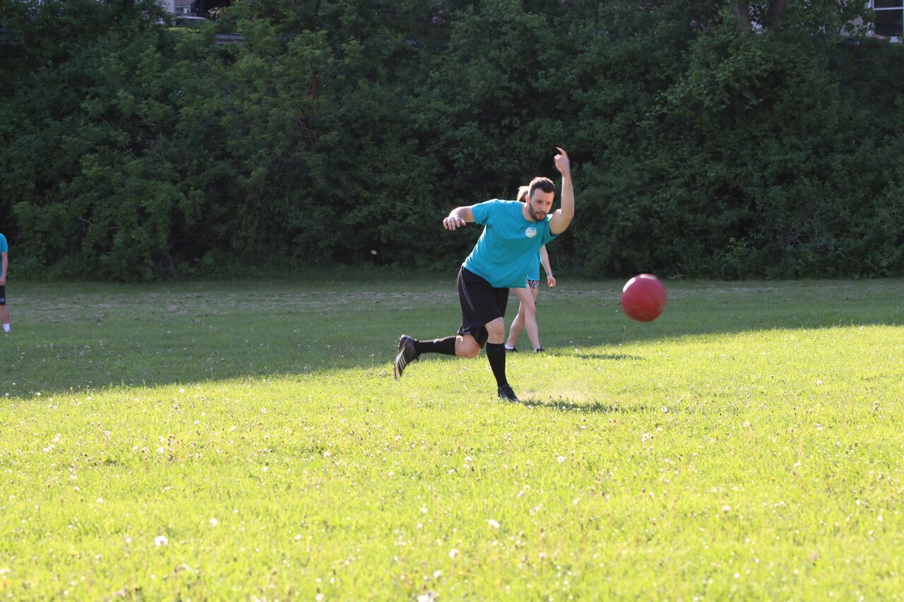 Play Adult Kickball! : 8 Steps (with Pictures) - Instructables