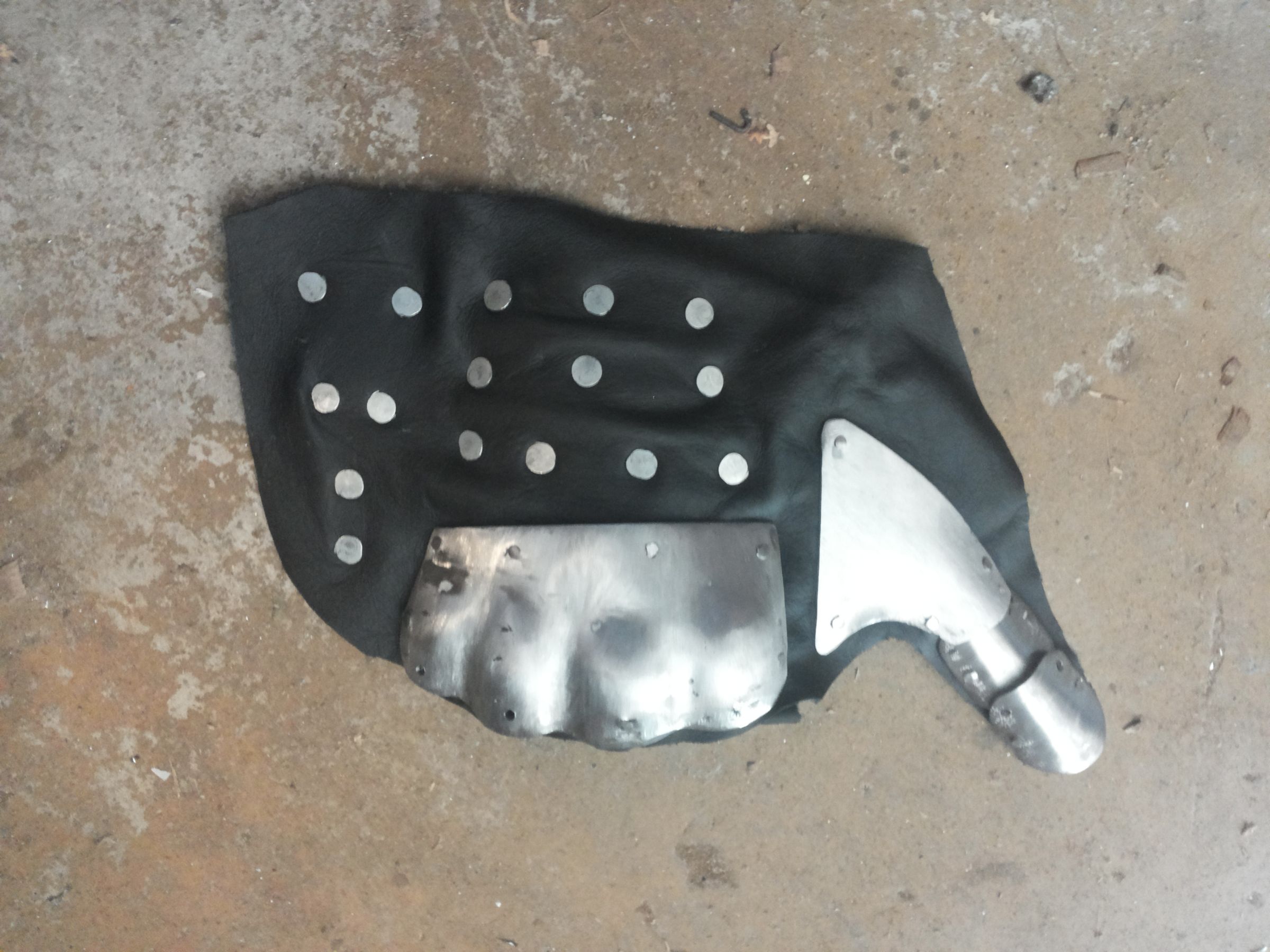 Medieval Visby Gauntlet : 7 Steps (with Pictures) - Instructables