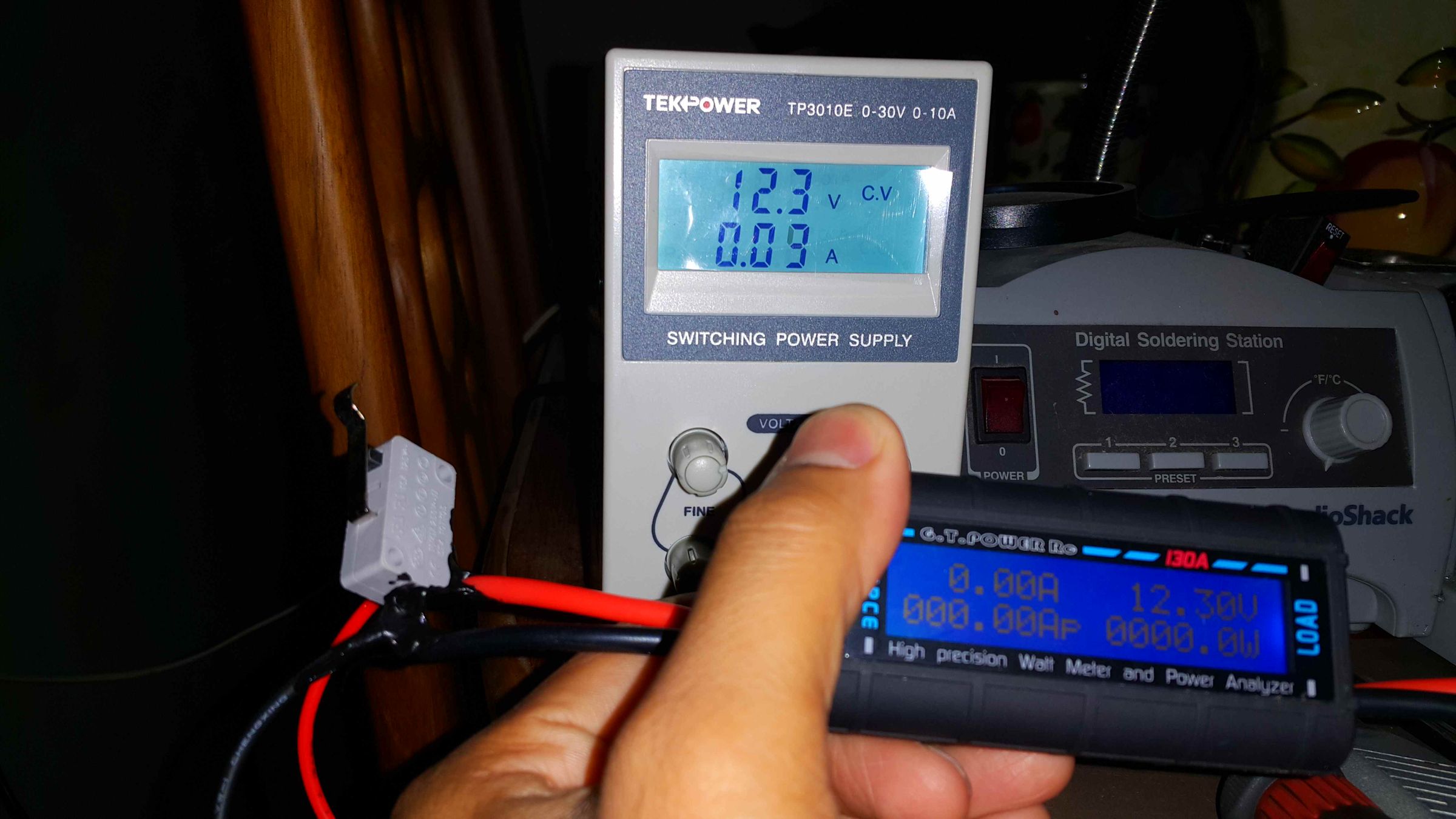 Bench Power Supply Leads With Metering! : 6 Steps - Instructables