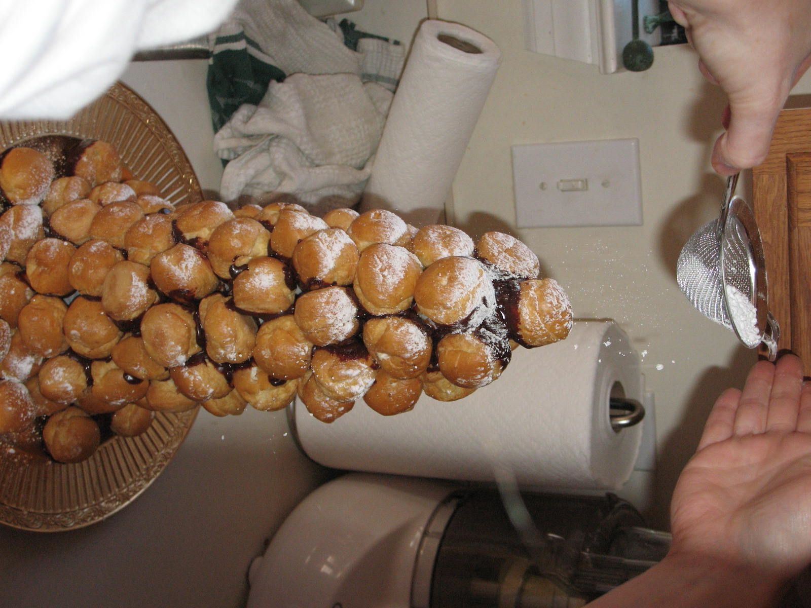 Croquembouche (Cream Puff Tower) : 4 Steps - Instructables