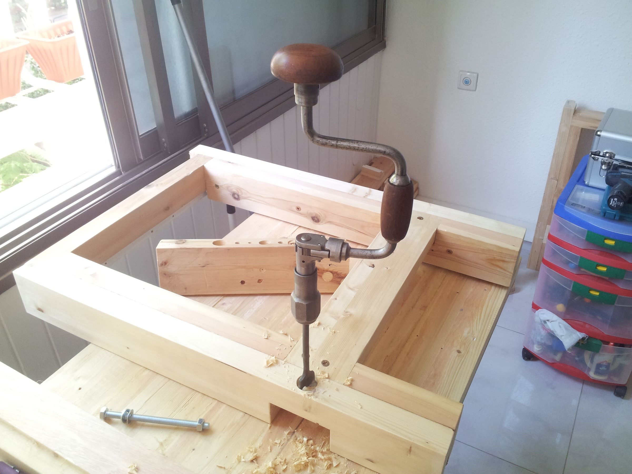 DIY Portable Workbench (knock-down Design) With a Leg Vise and Storage ...