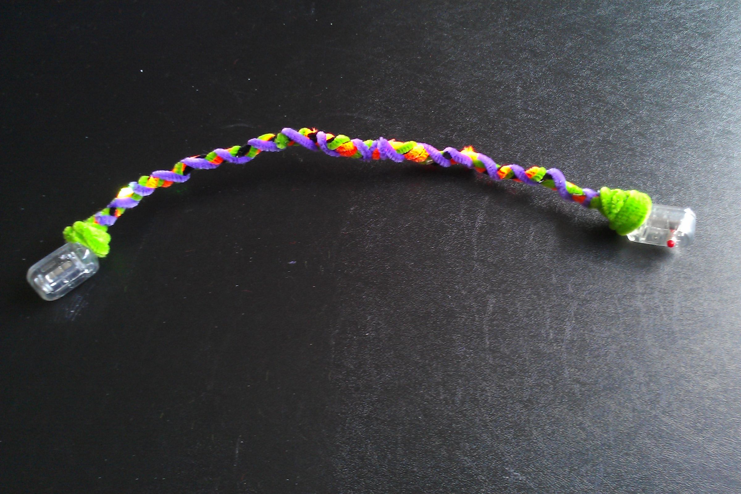 Halloween Light-Up Pipe Cleaner Necklace : 5 Steps - Instructables