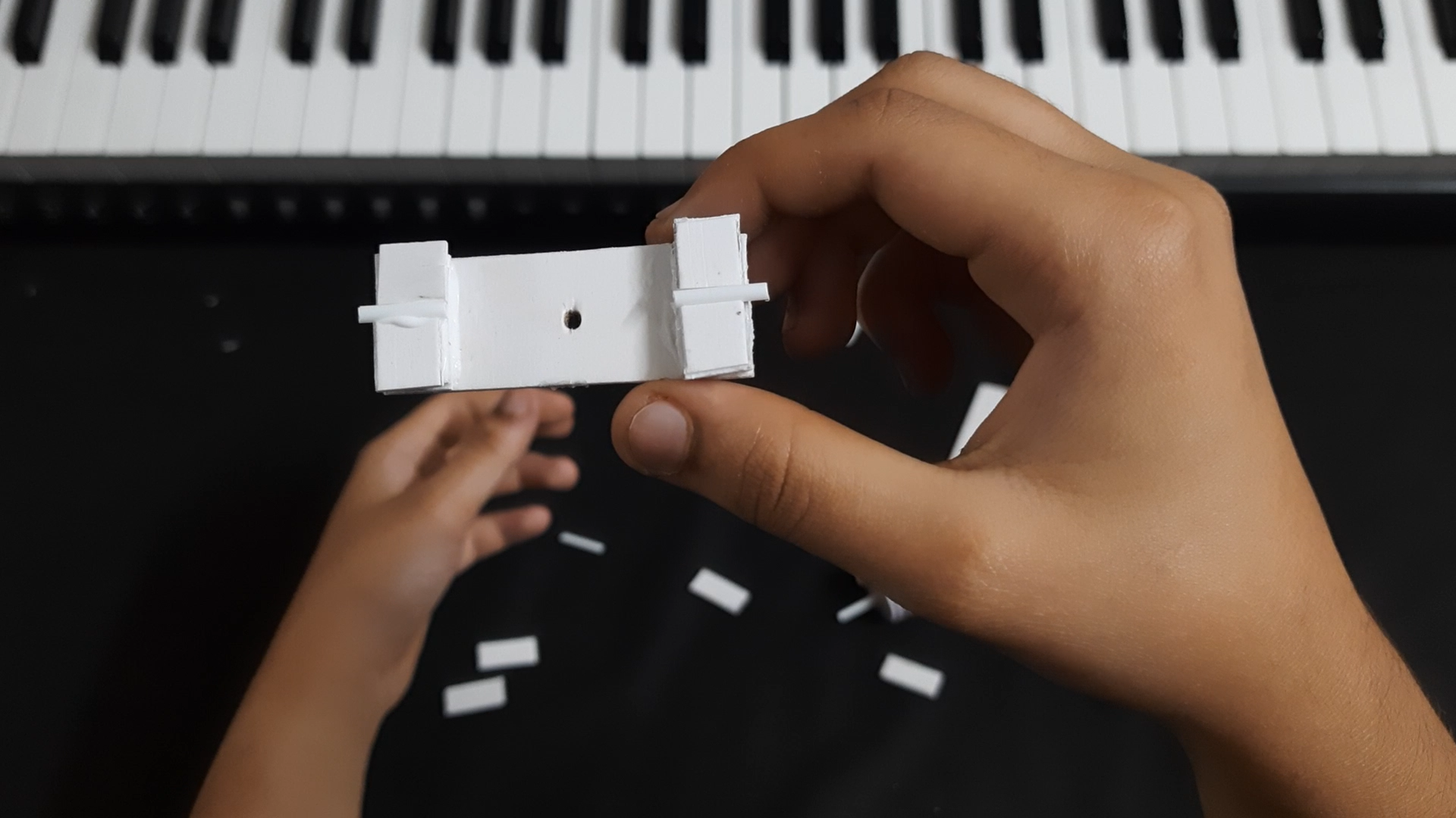 "DIY String Toy Tutorial: How to Make Your Own Fun and Easy String Toys" : 10 Steps (with ...