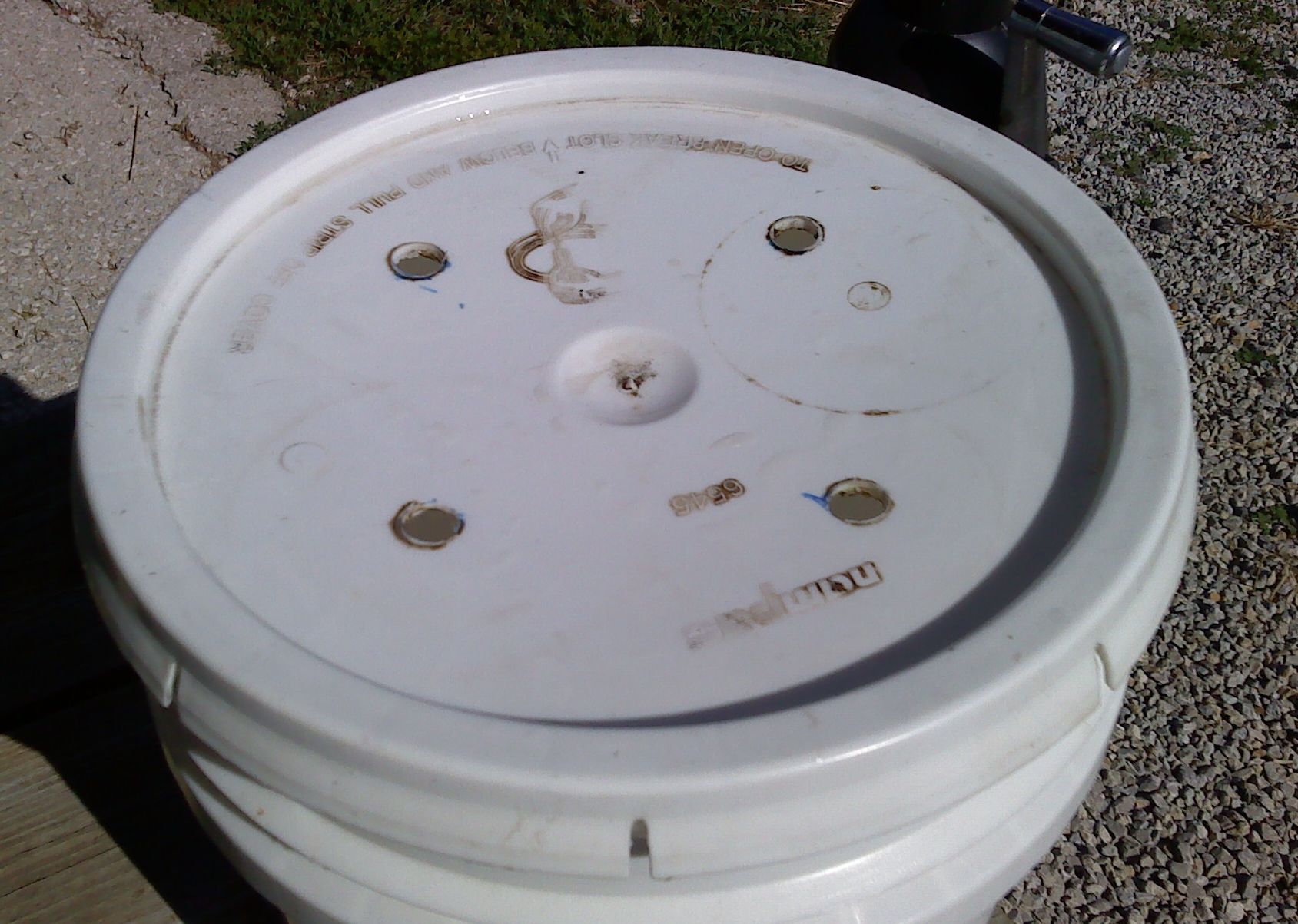 Bucket Solar Light & Storage Container SUPER EASY (with Pictures ...
