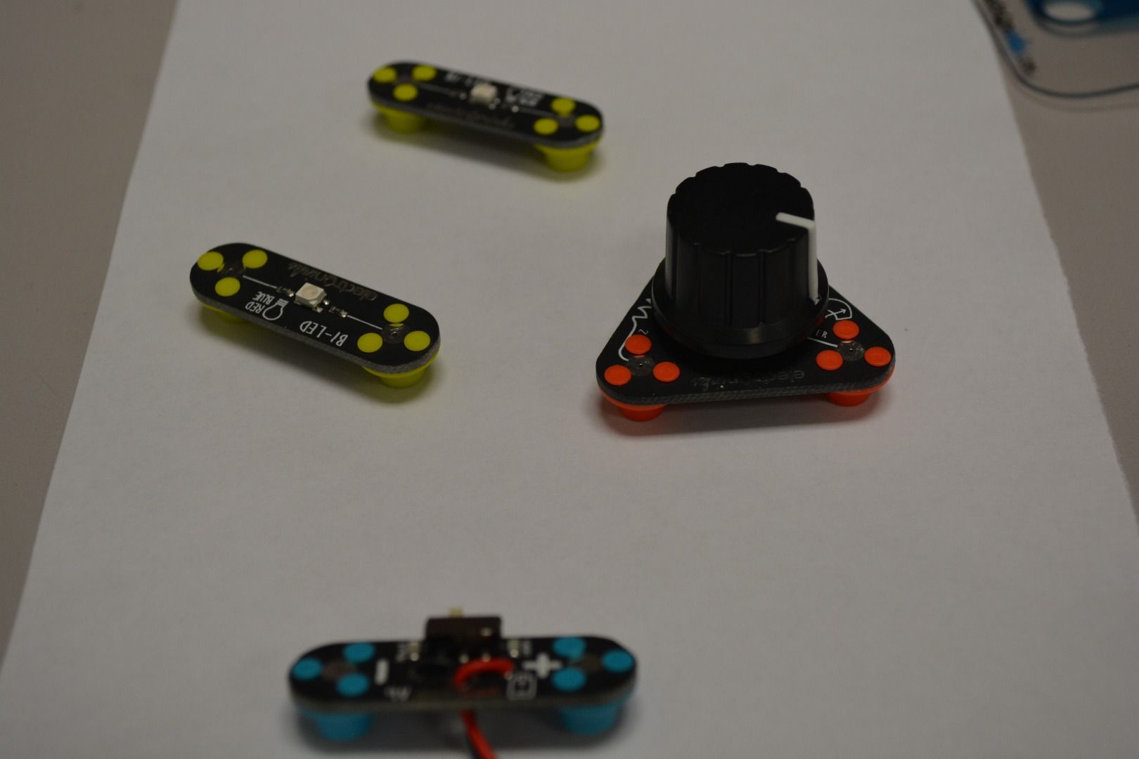 LEDs With Brightness Control (Circuit Scribe) : 3 Steps - Instructables
