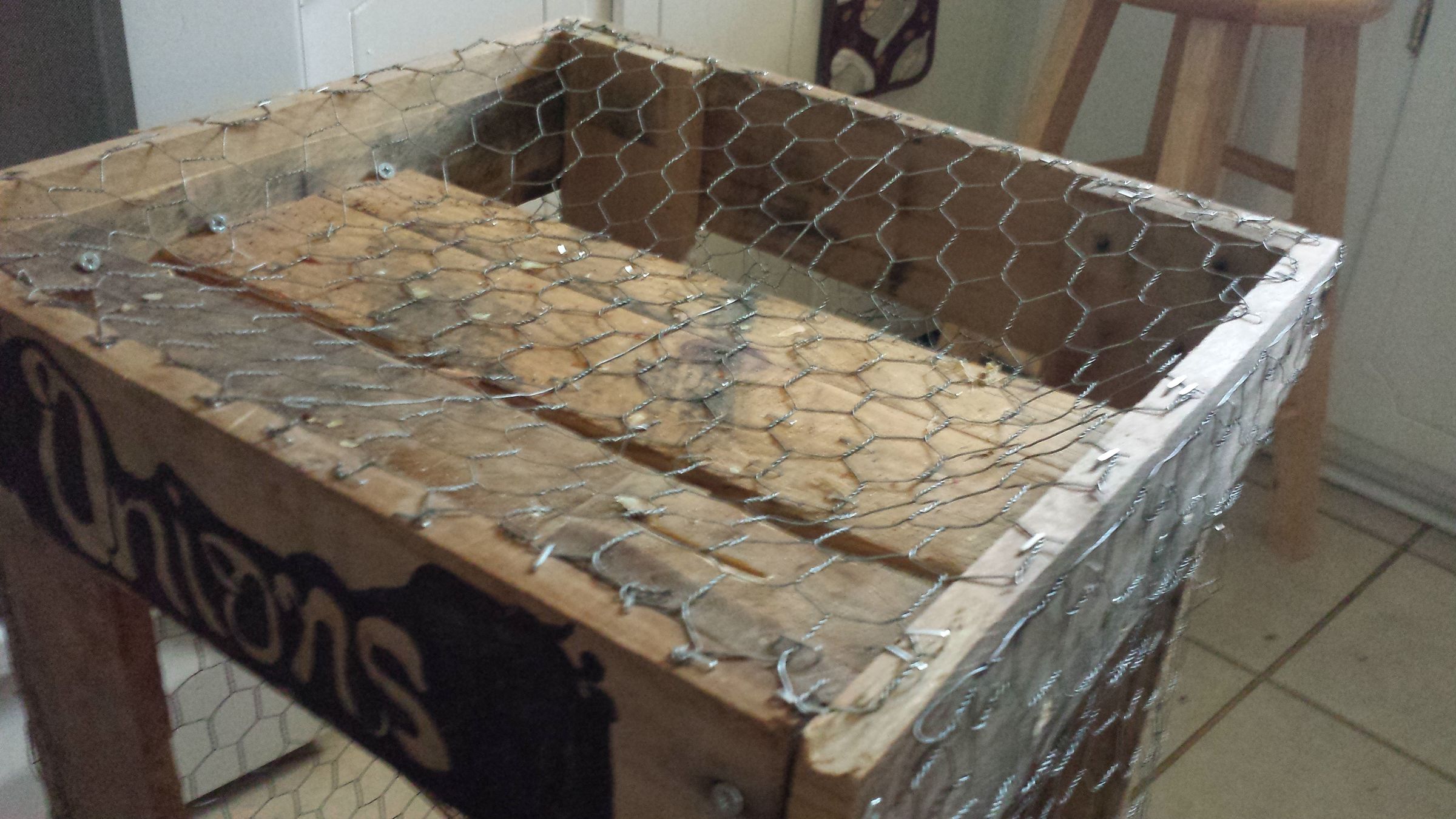 Pallet Bin for Potatos and Onions : 8 Steps - Instructables
