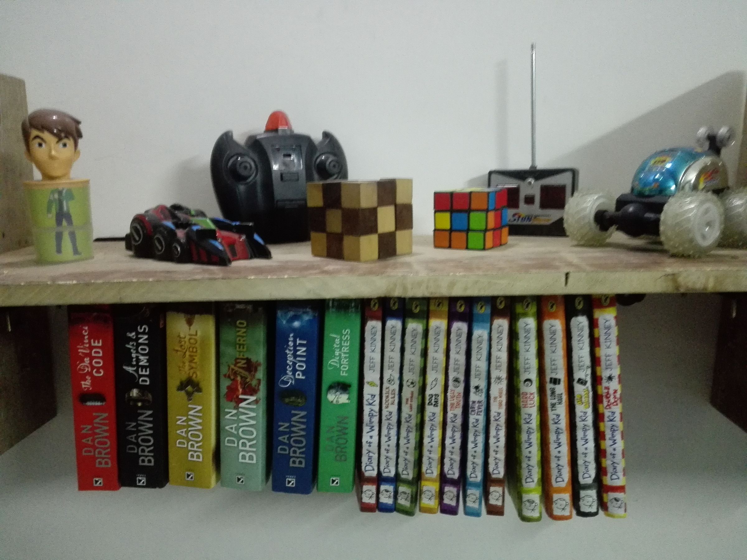 THE OMG BOOKSHELF!!! : 6 Steps (with Pictures) - Instructables