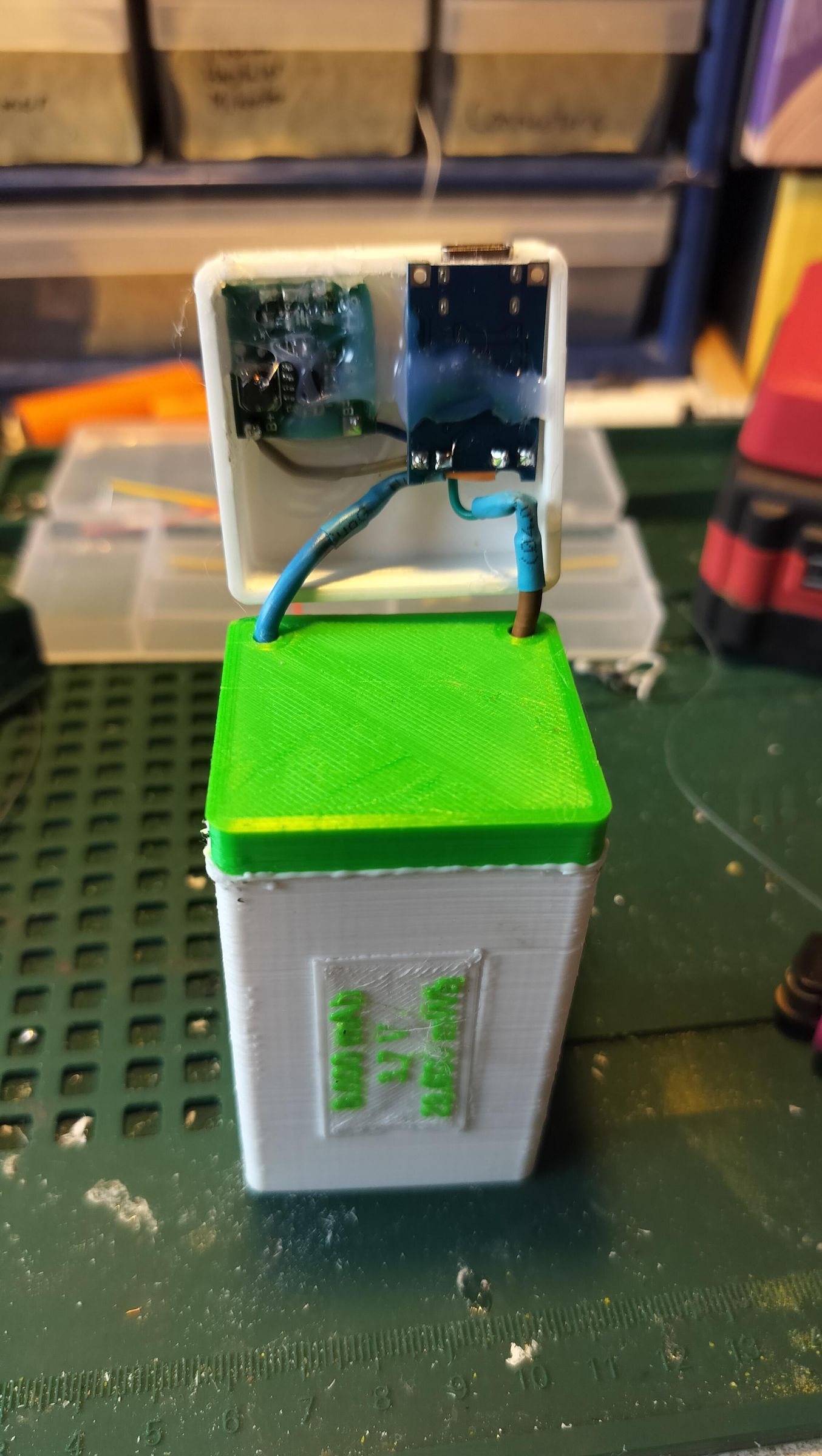 DIY Powerbank With Refurbished 18650 Lithium Cells : 8 Steps ...