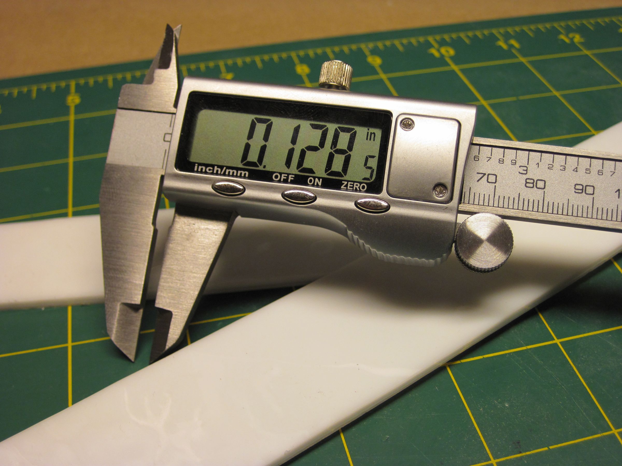 Custom Thermoplastic Battery Holder. : 6 Steps - Instructables