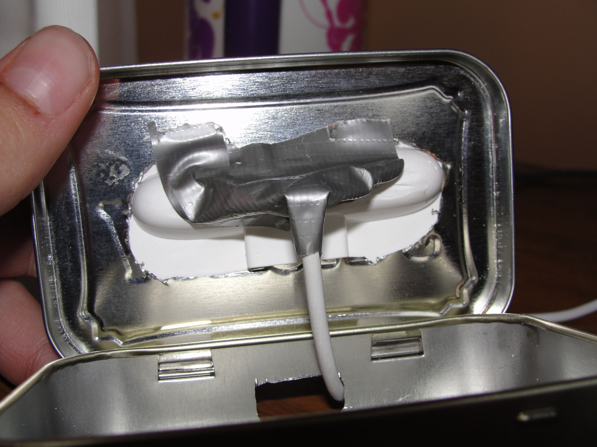 Altoids Tin IPod Touch Dock - Instructables