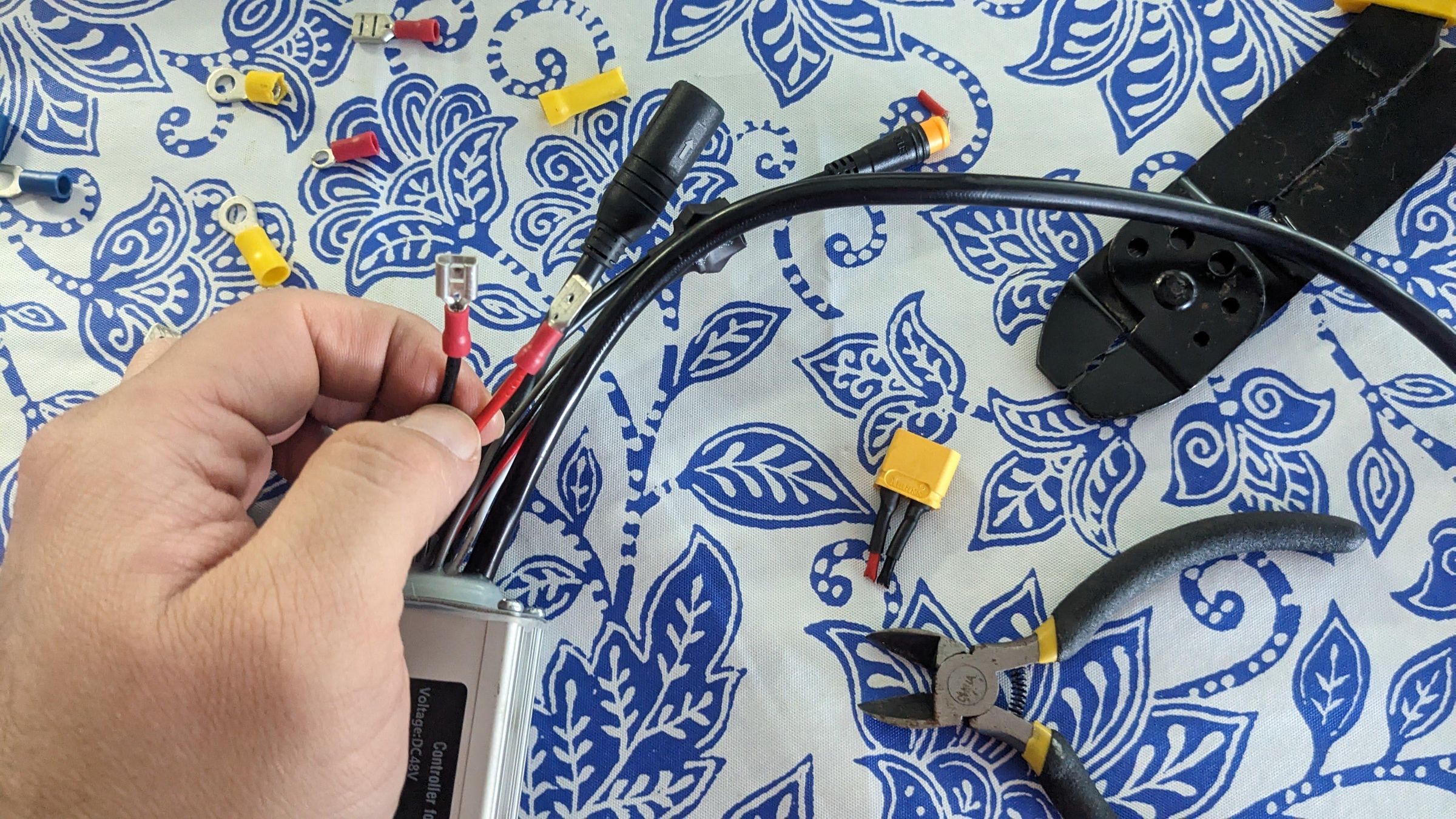 How to Install the Aventon Throttle Control Unit : 5 Steps - Instructables