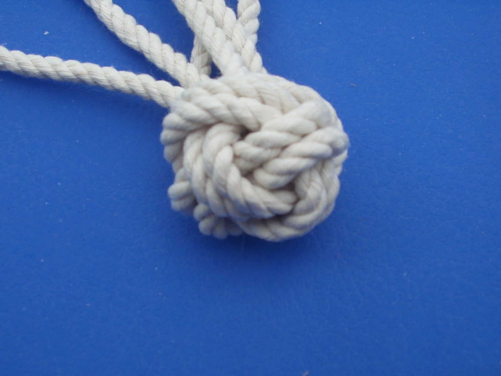 Manrope Knot Whisk Broom : 12 Steps (with Pictures) - Instructables