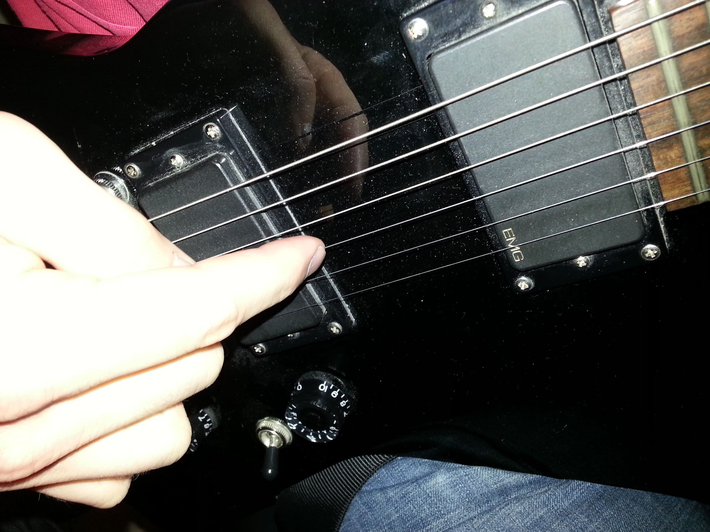 Pinch Harmonics on an Electric Guitar : 6 Steps (with Pictures ...